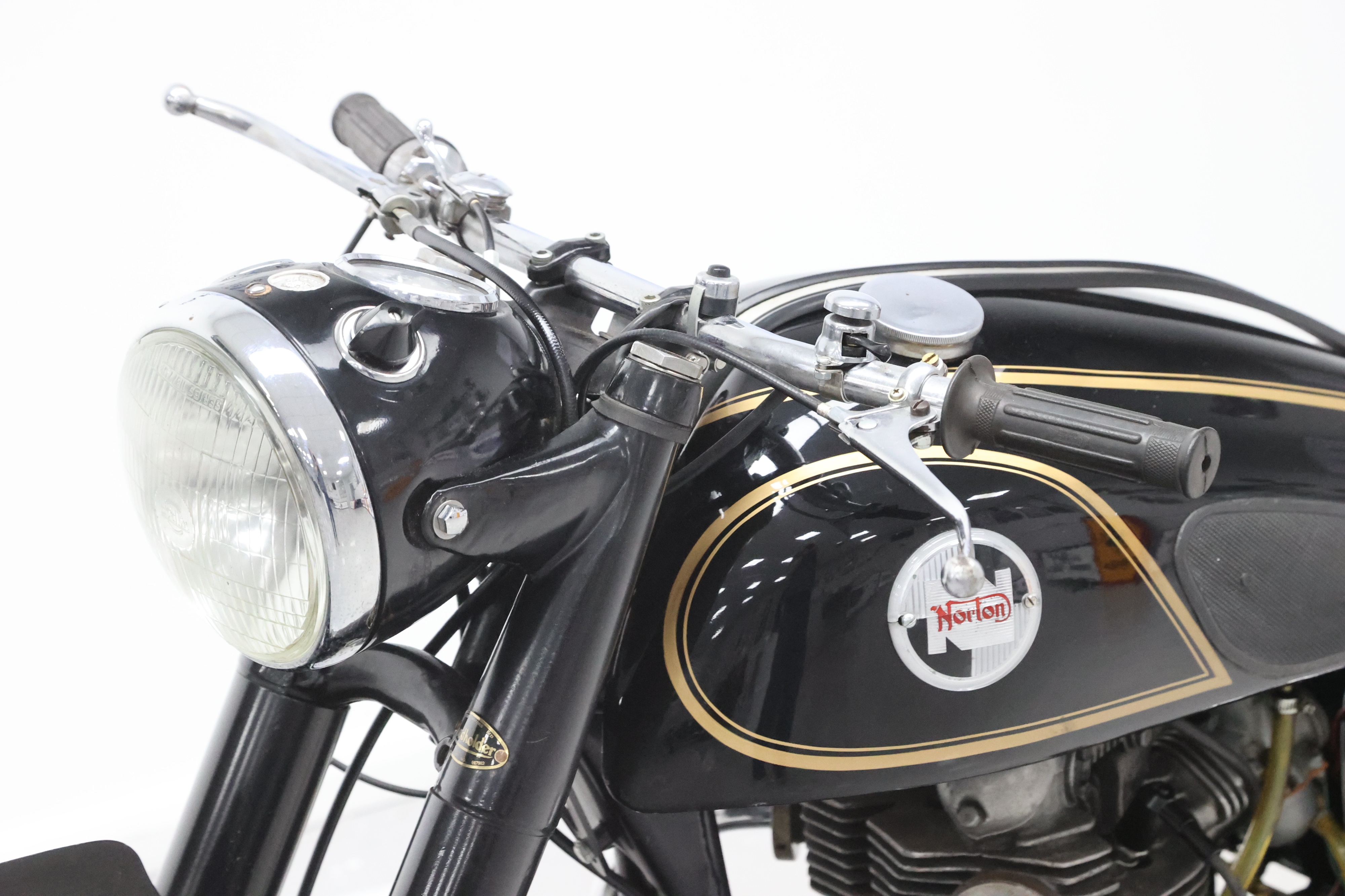 Lot 256 - 1958 Norton Dominator 88