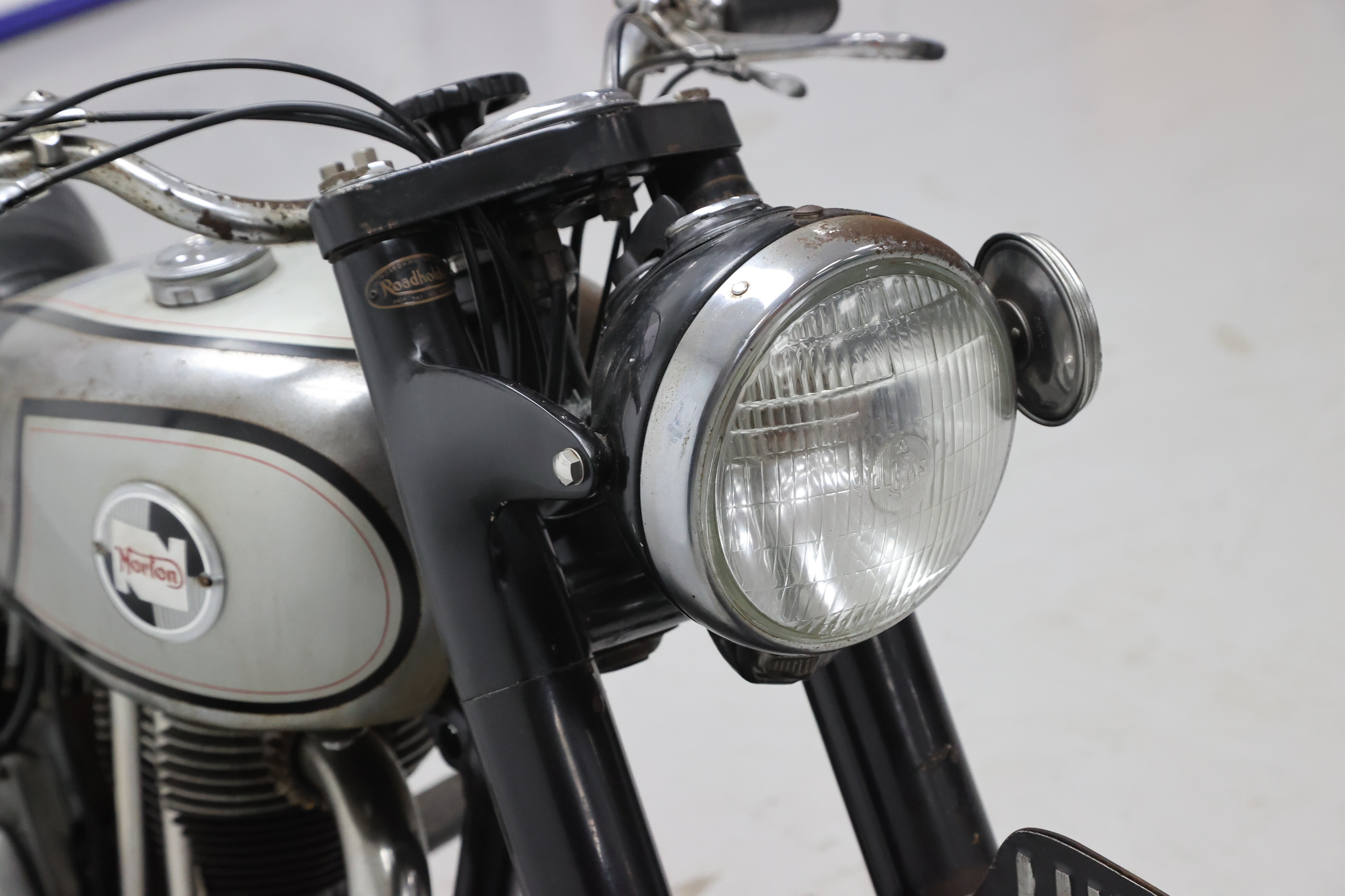 Lot 271 - 1955 Norton ES2