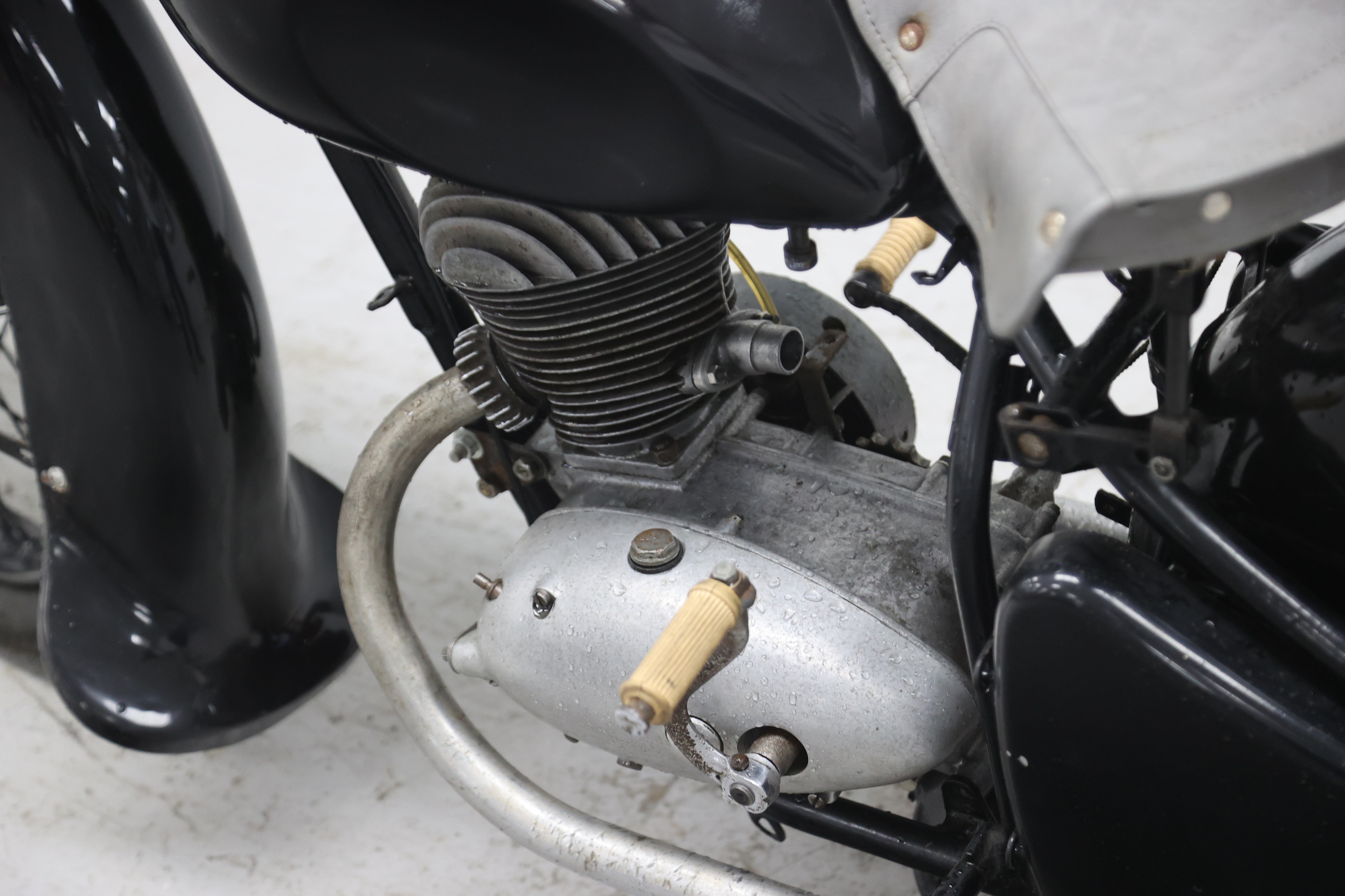 Lot 293 - 1962 Peugeot P55