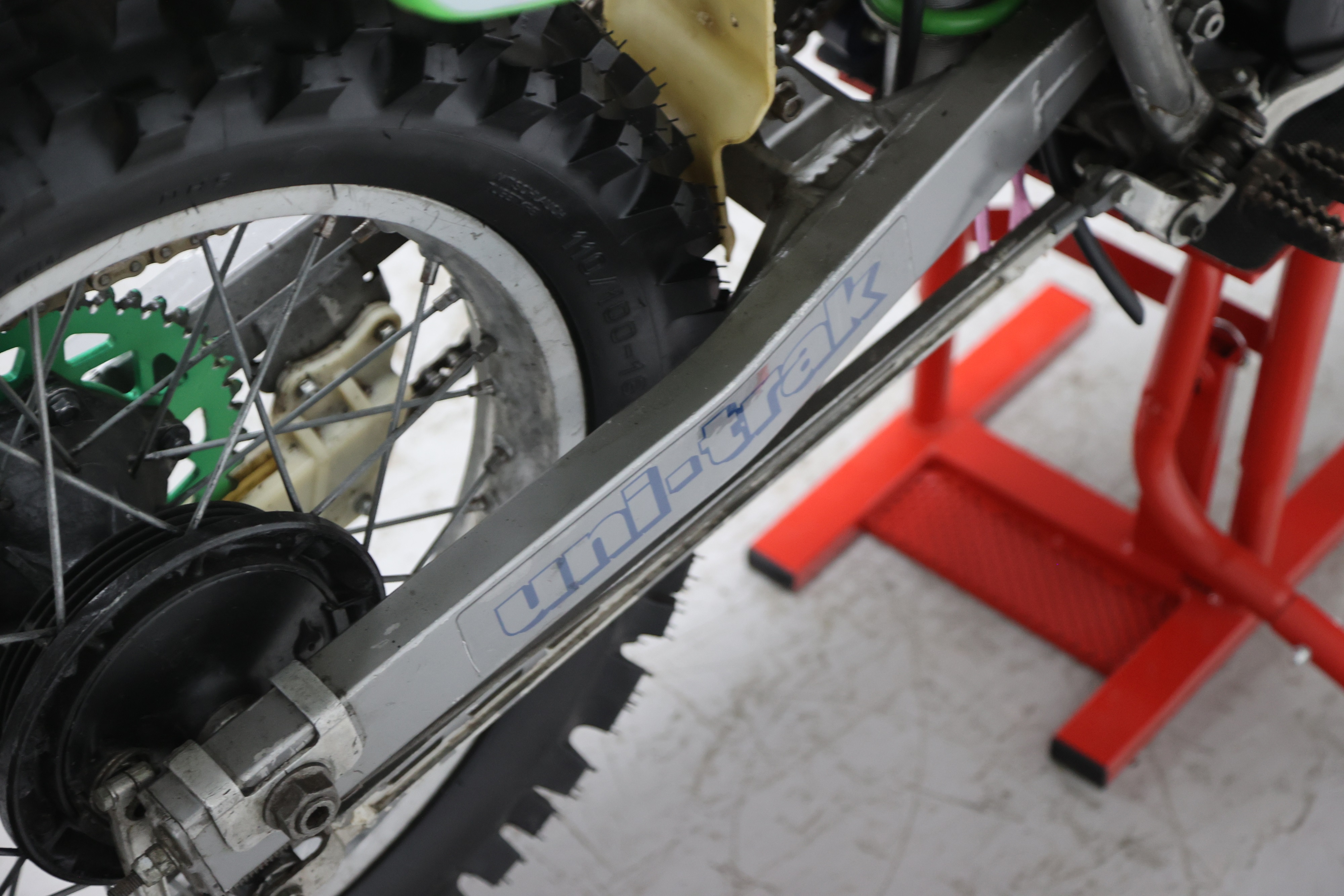 Lot 268 - 1985 Kawasaki KX250