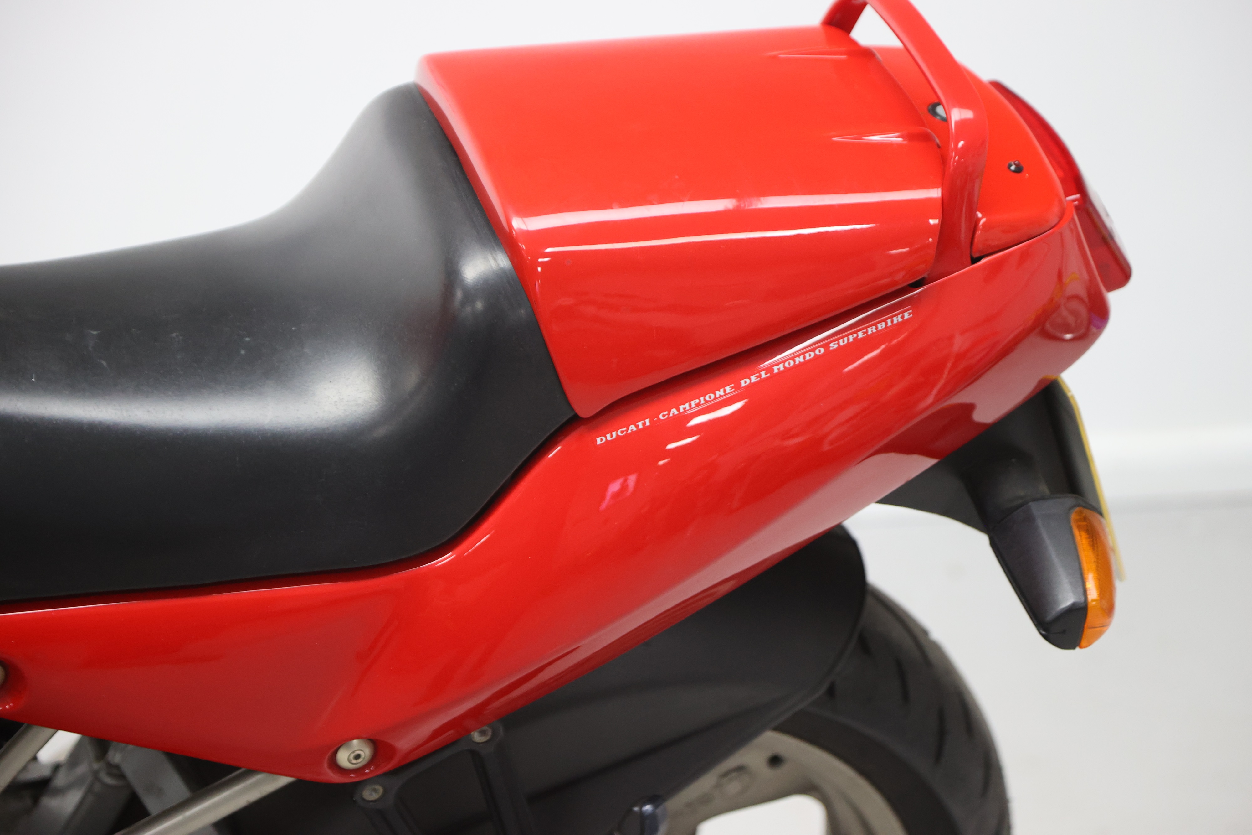 Lot 201 - 1994 Ducati 600 SS