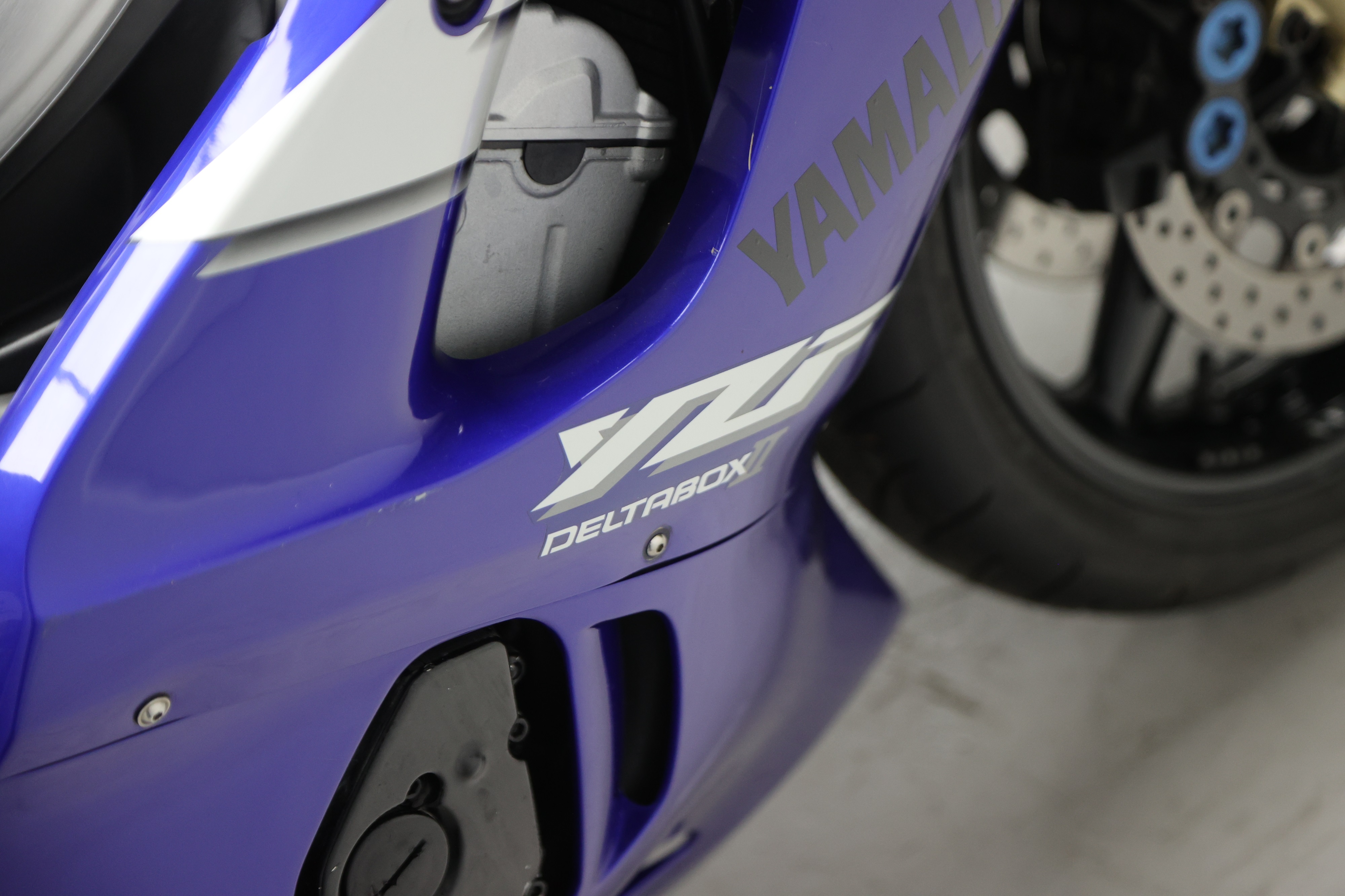 Lot 40 - 1999 Yamaha YZF-R6