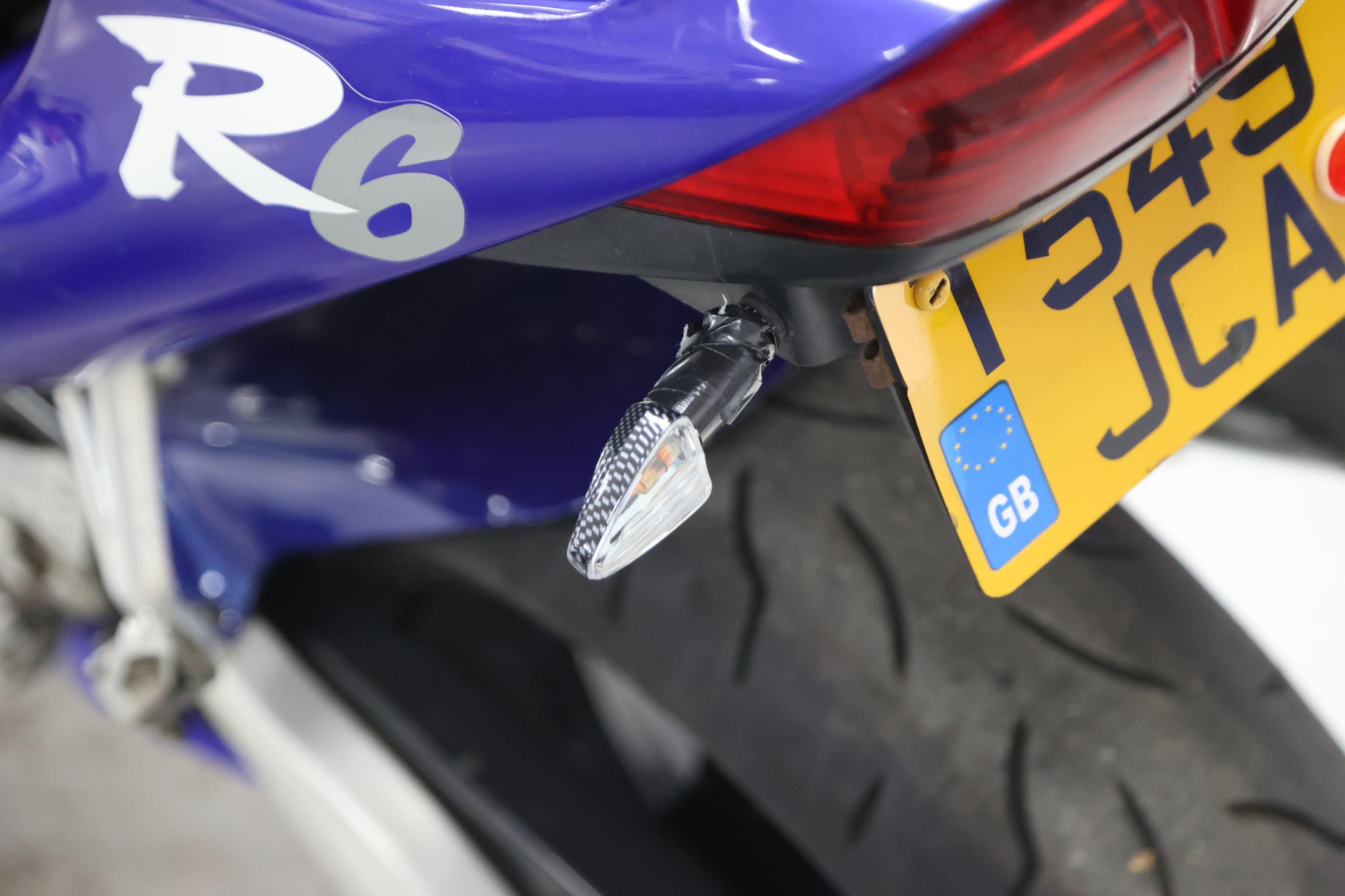 Lot 40 - 1999 Yamaha YZF-R6