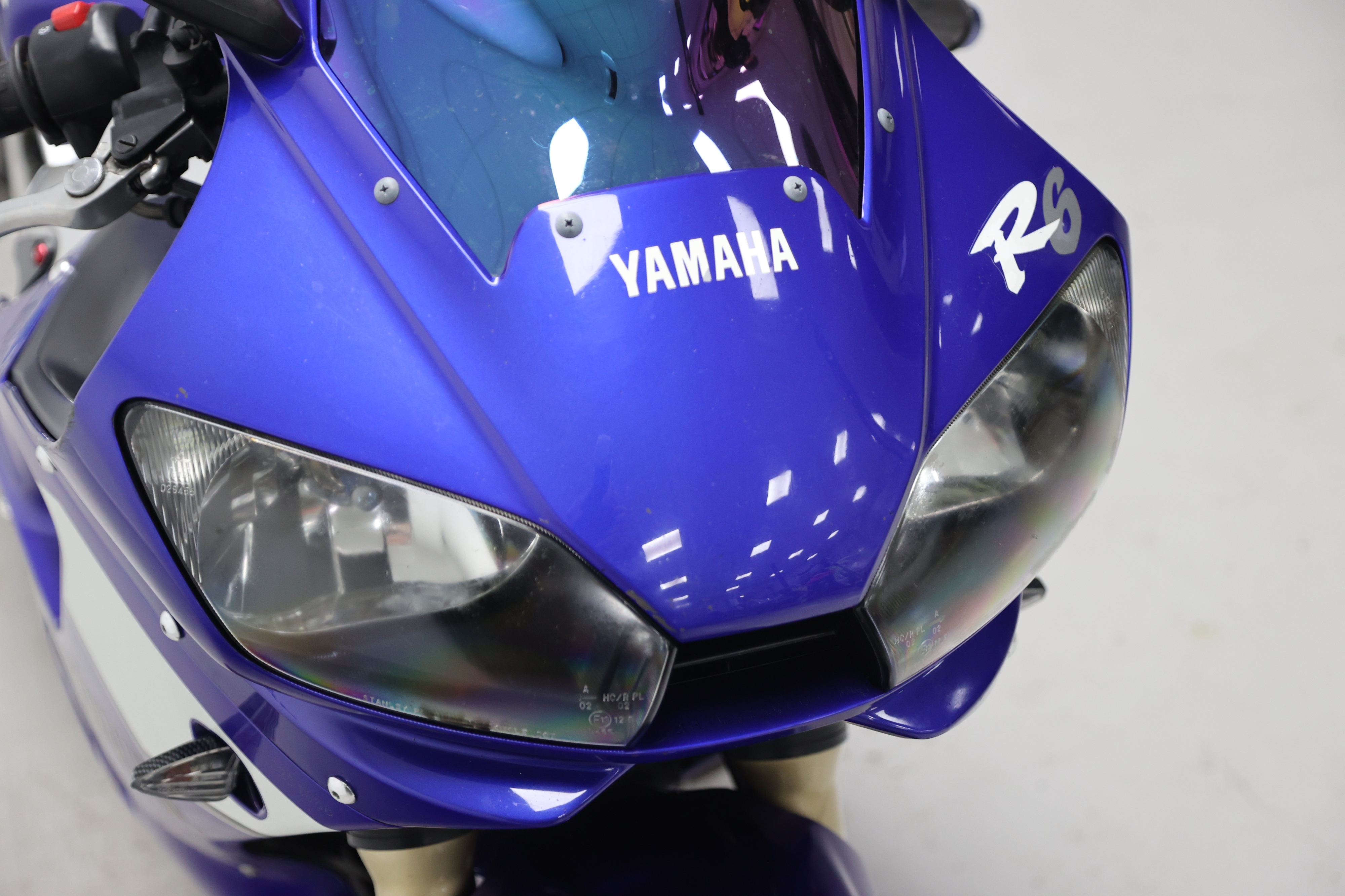 Lot 40 - 1999 Yamaha YZF-R6