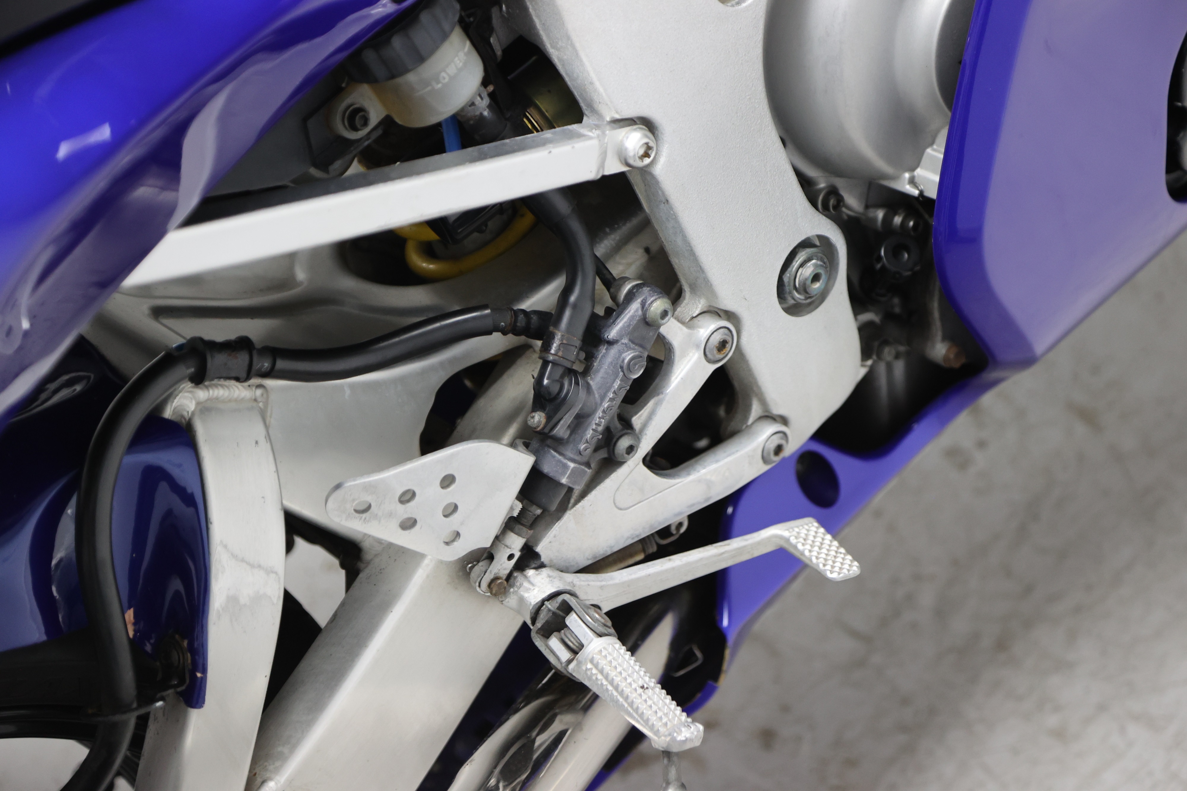 Lot 40 - 1999 Yamaha YZF-R6