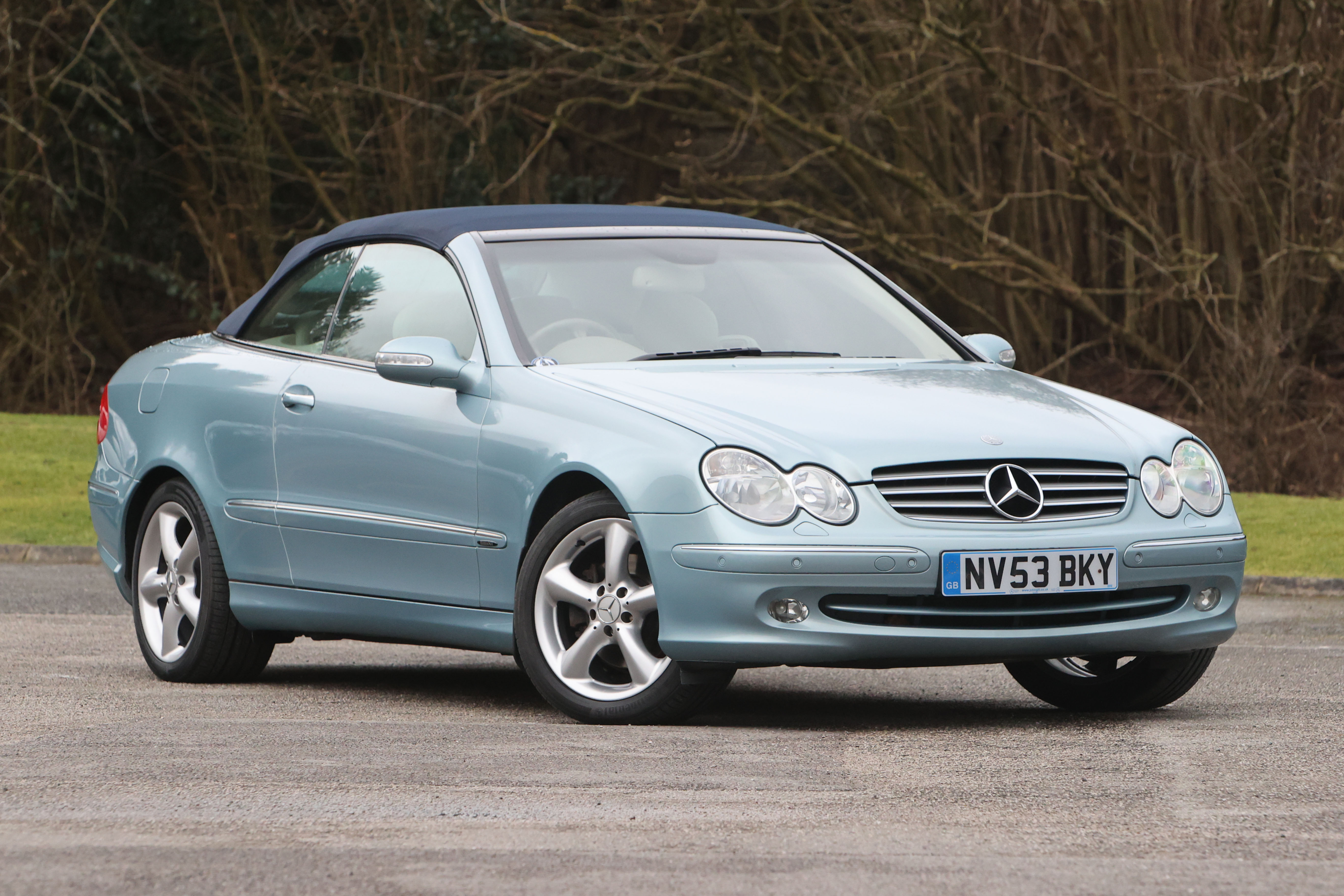 Lot 214 - 2003 Mercedes-Benz CLK 320 Elegance
