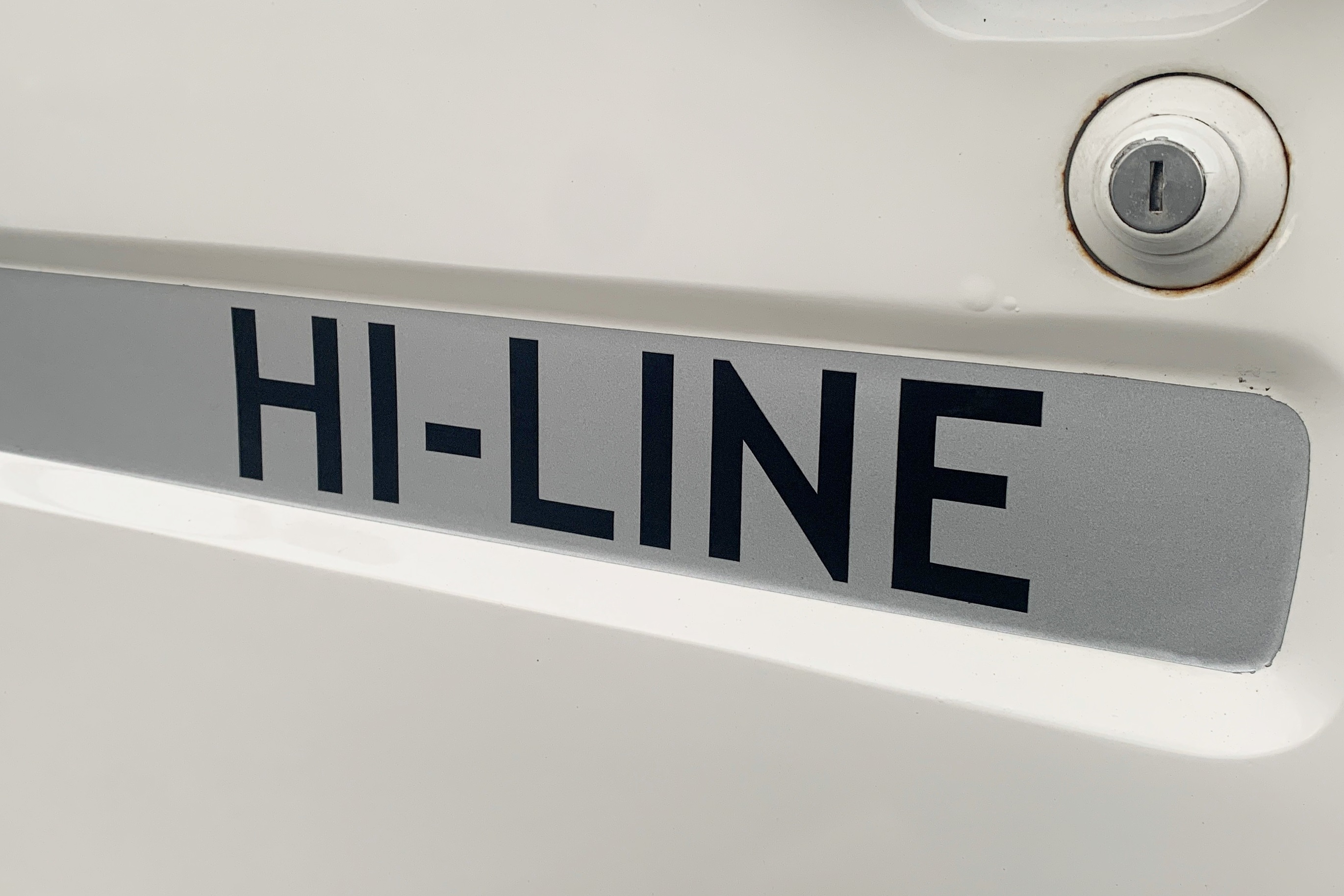 Lot 303 - 1988 Renault 'Dodge' Commando Tractor Unit