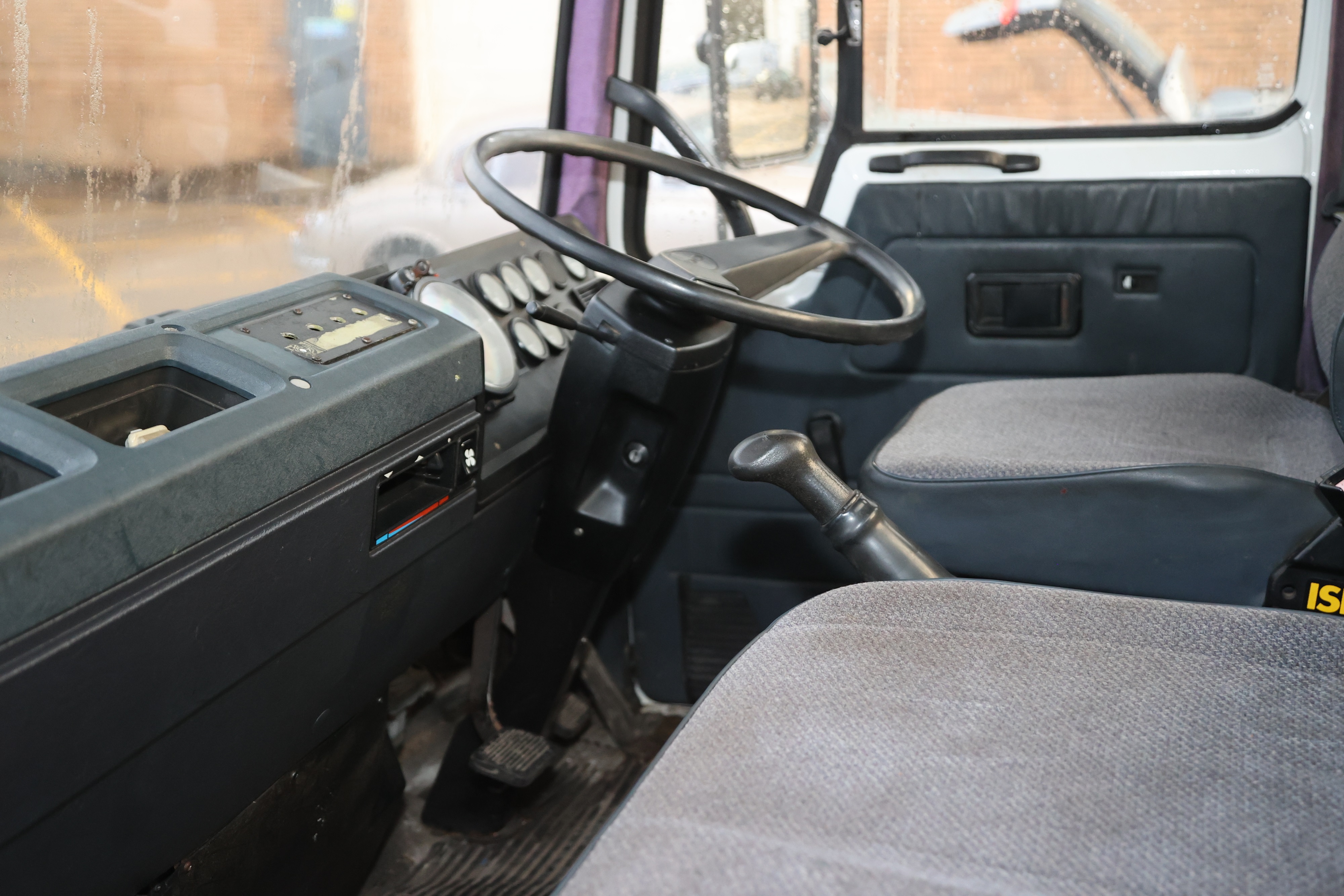 Lot 303 - 1988 Renault 'Dodge' Commando Tractor Unit