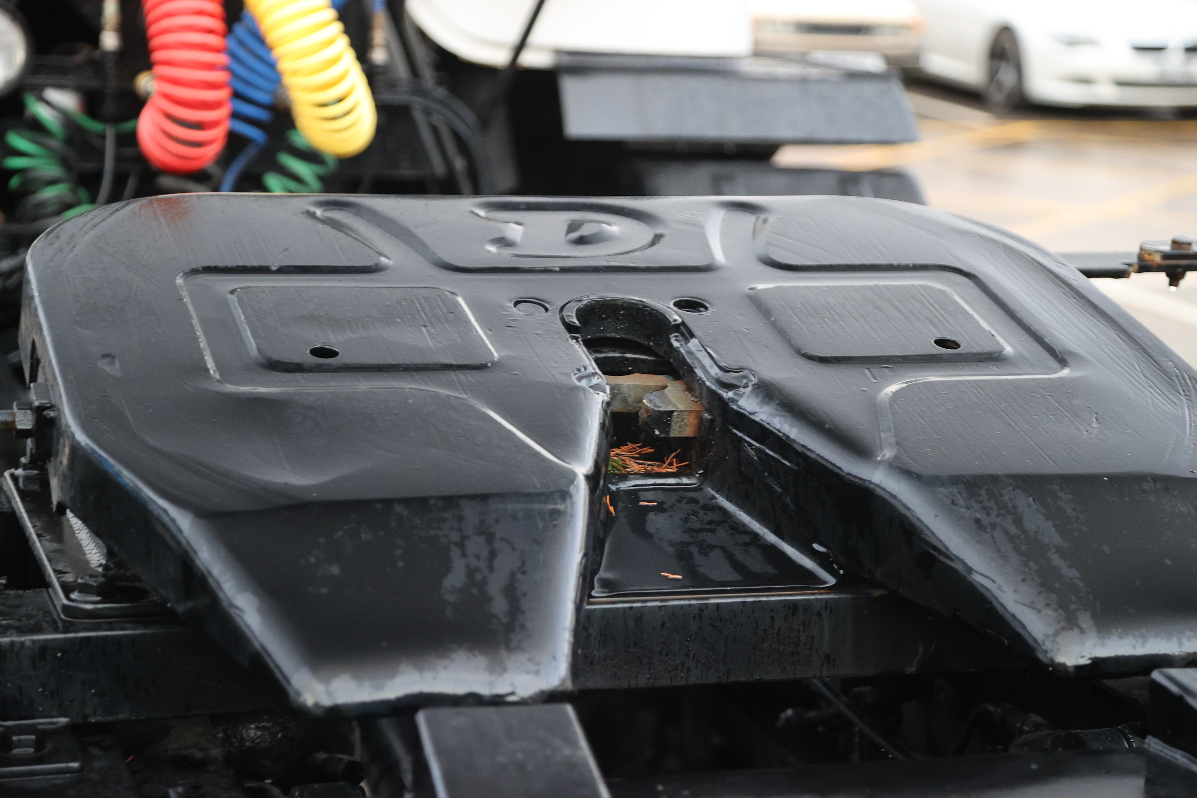 Lot 303 - 1988 Renault 'Dodge' Commando Tractor Unit