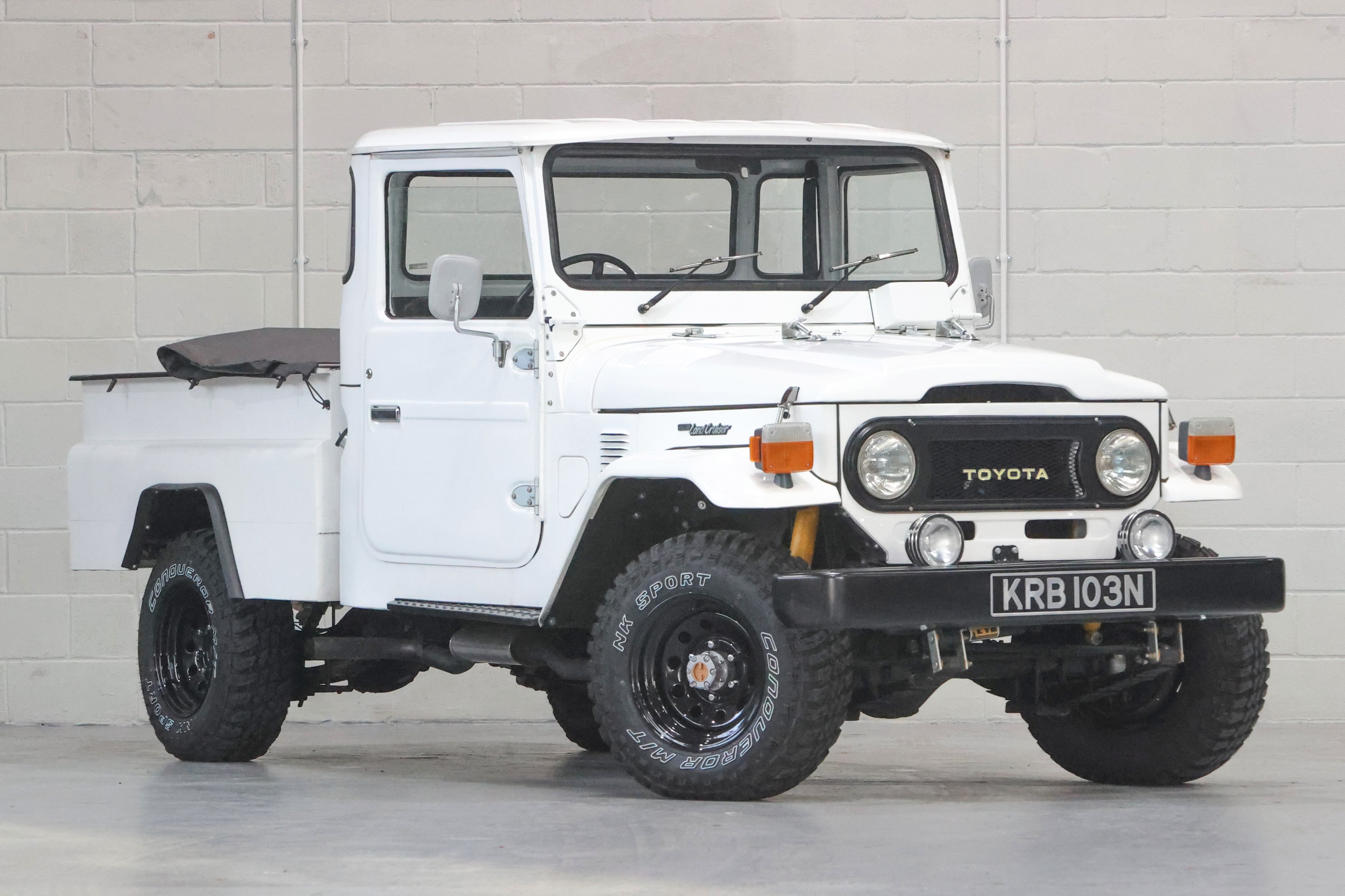 Toyota Land Cruiser Fj45 Pick Up Restored Custom 1984 Toyota