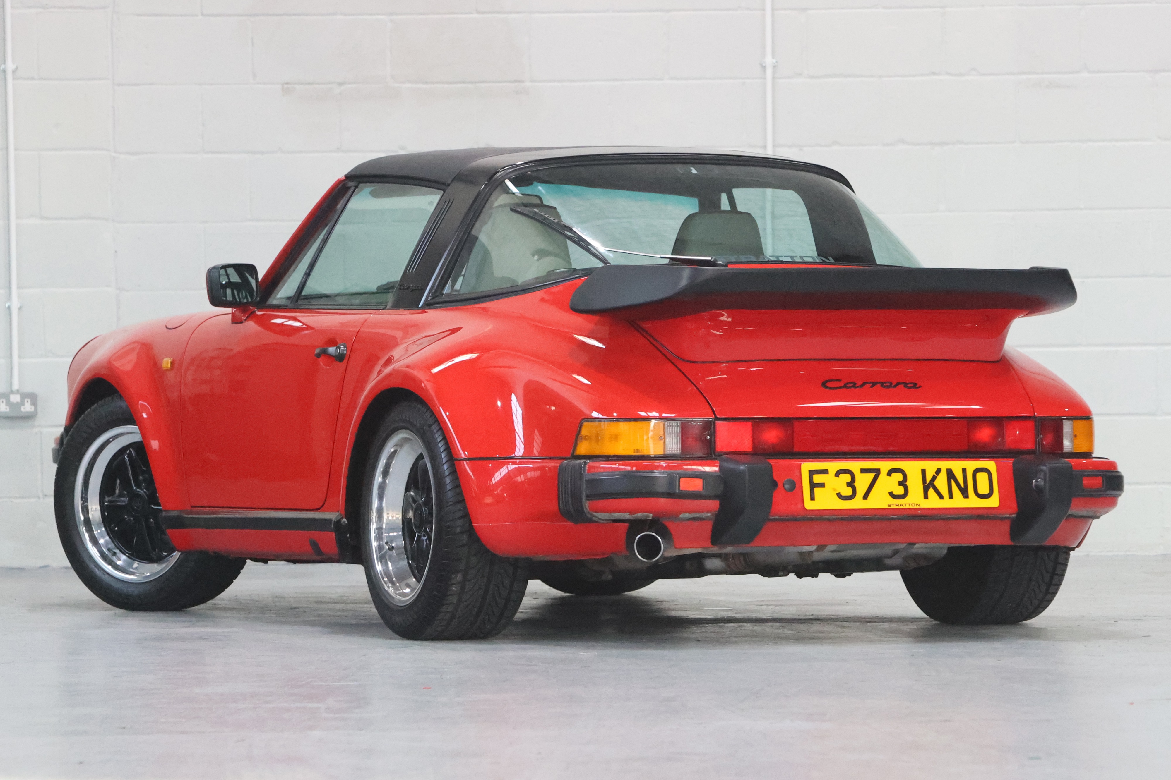 Lot 220 - 1988 Porsche 911 Carrera Targa Super Sport