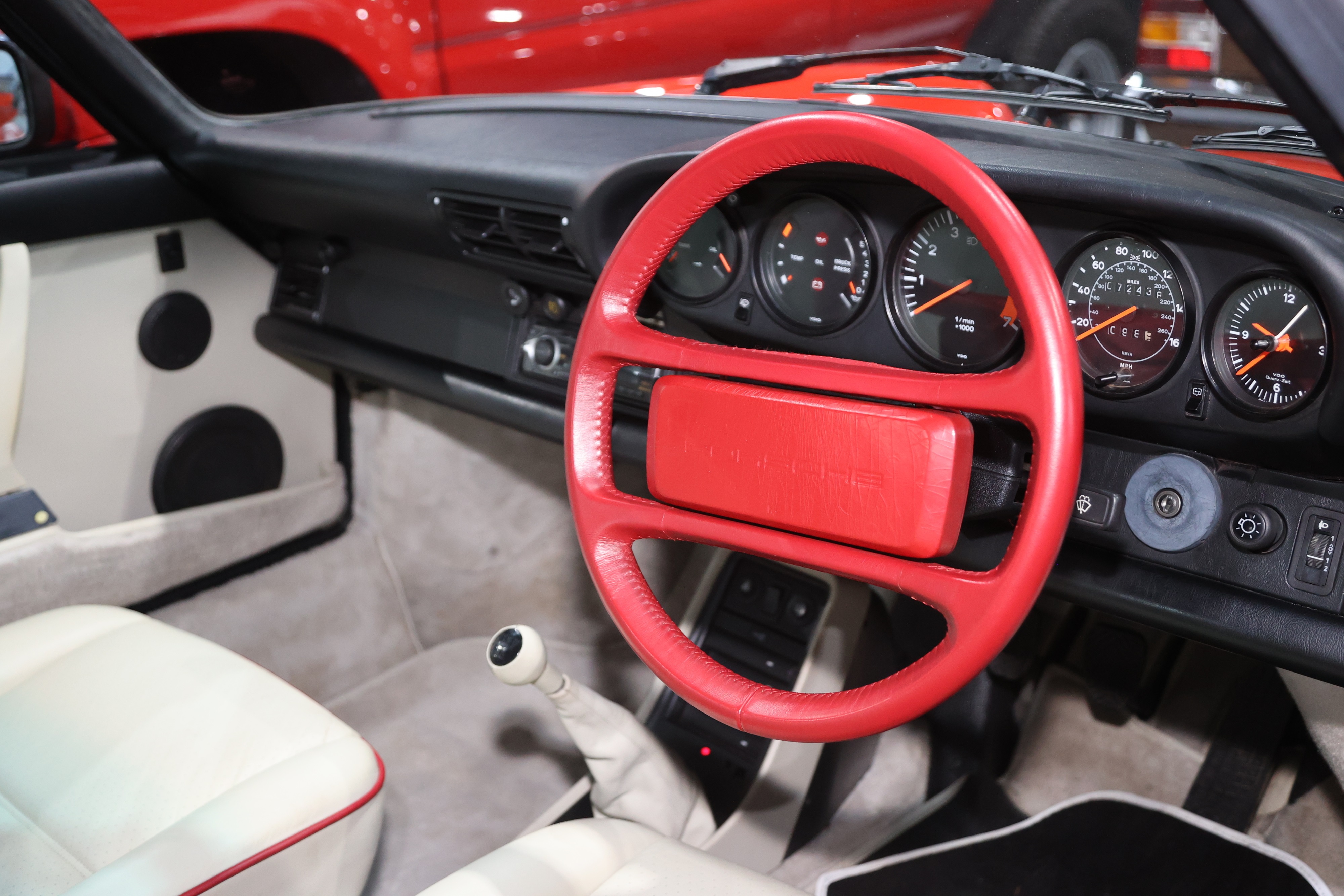 Lot 220 - 1988 Porsche 911 Carrera Targa Super Sport