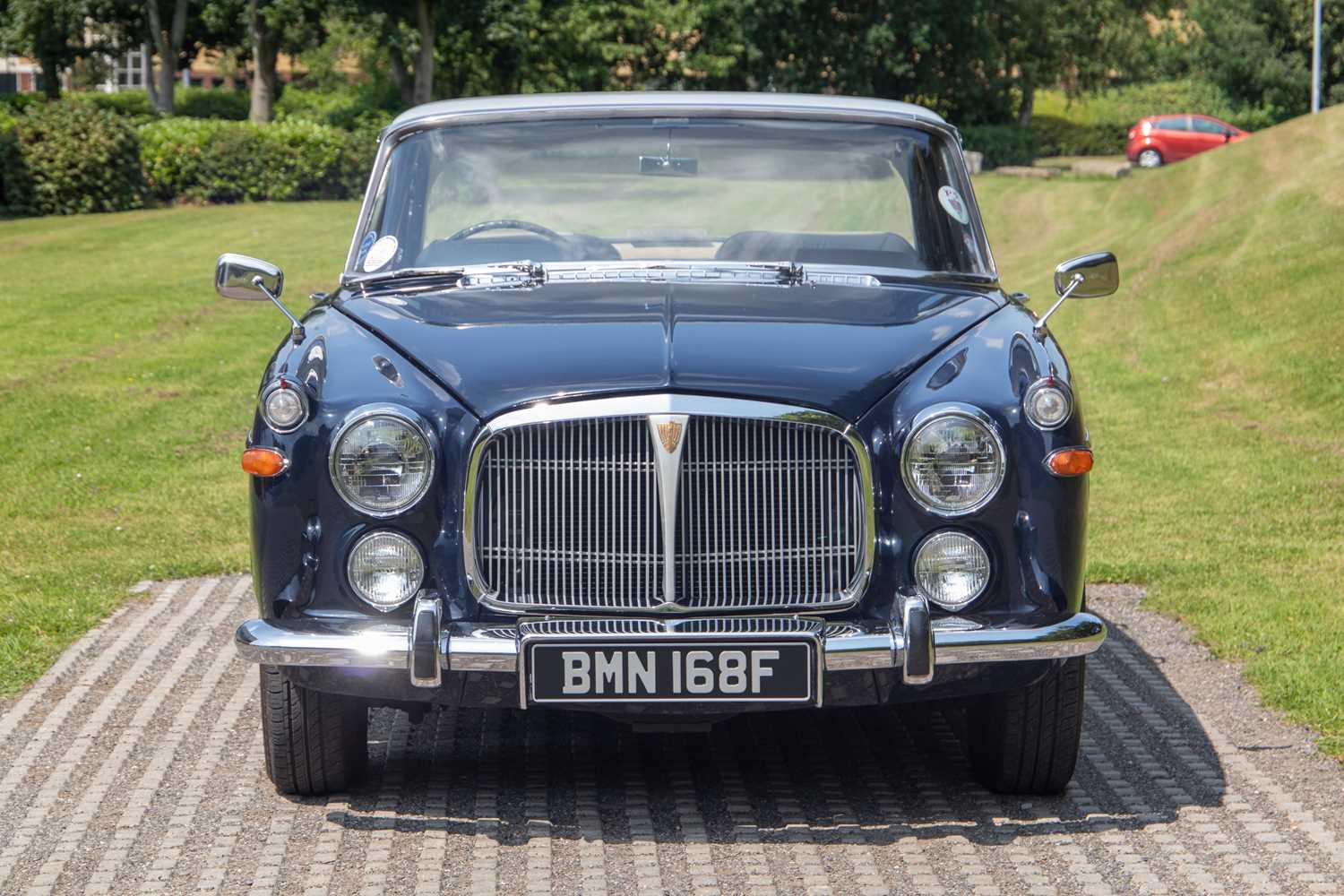 Lot 26 - 1968 Rover P5B Coupe