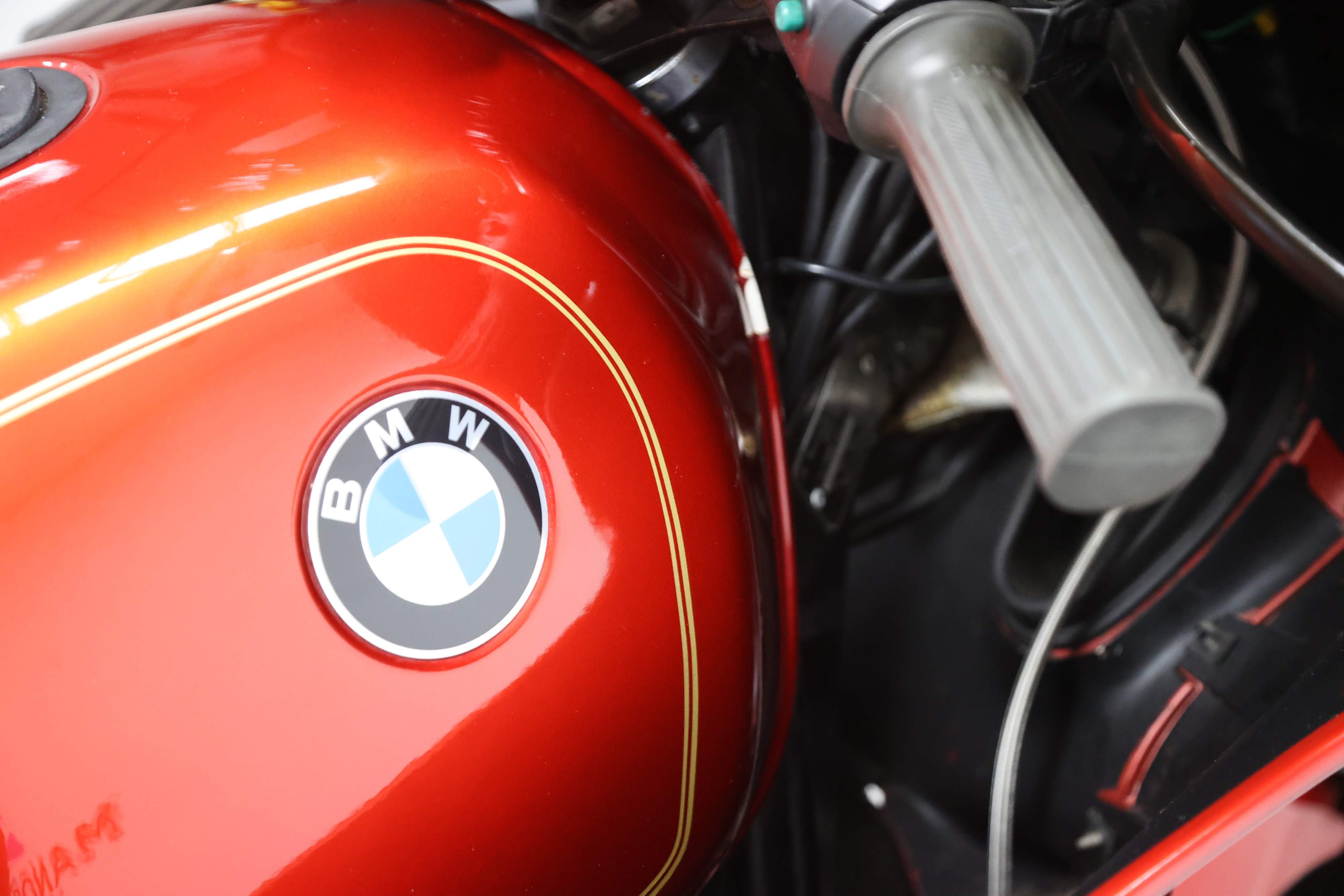 Lot 85 - 1987 BMW R100RS