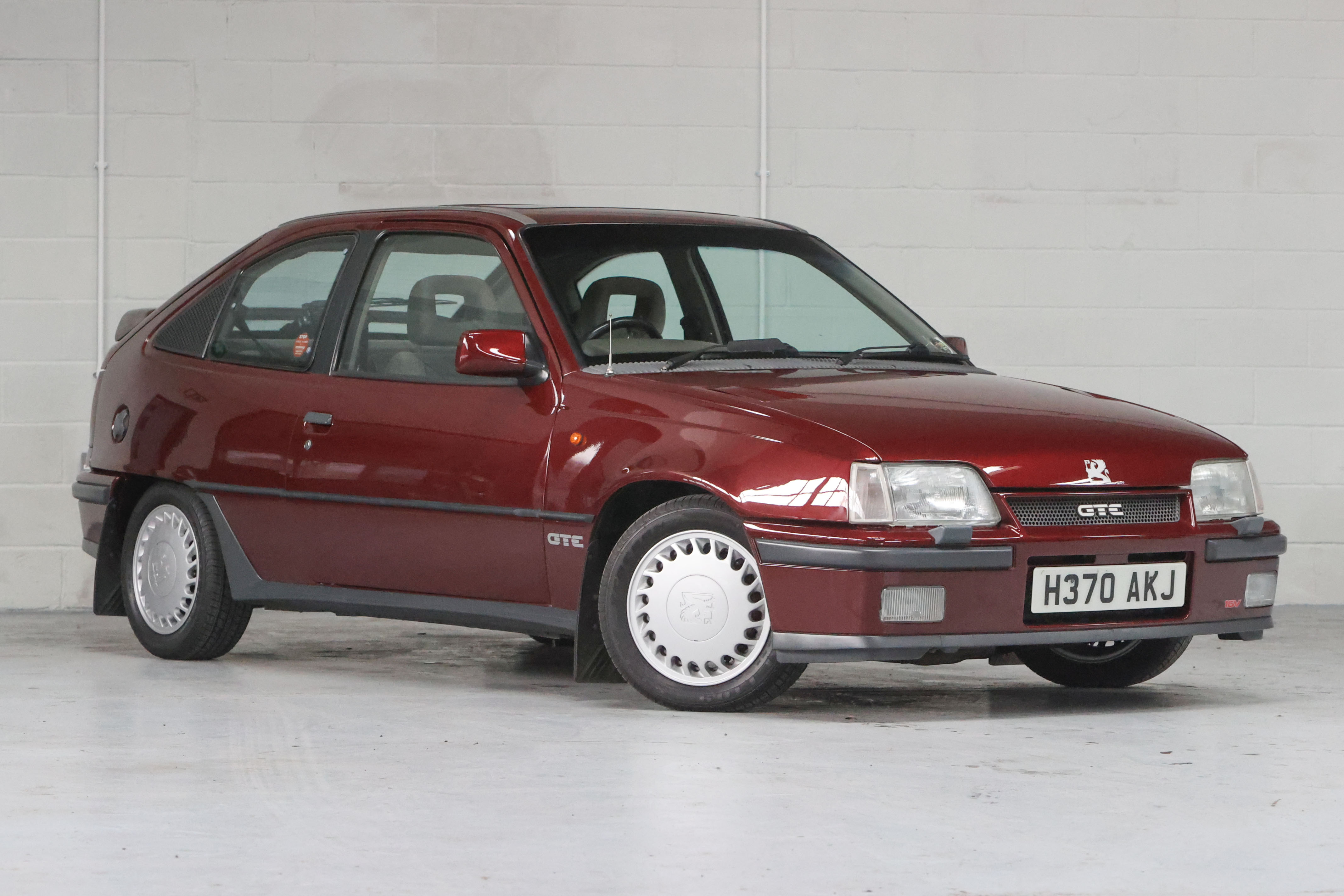 Lot 266 - 1990 Vauxhall Astra GTE 16v