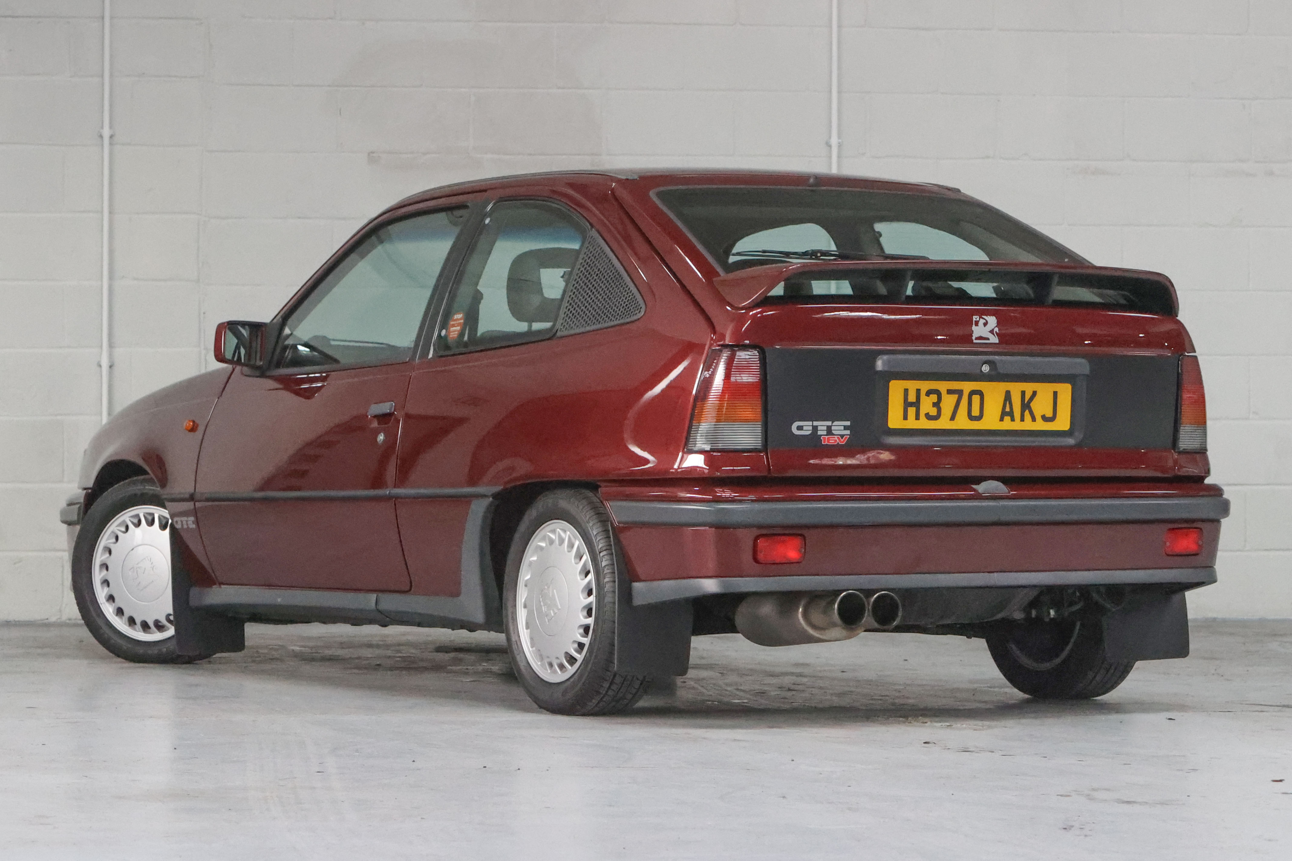 Lot 266 - 1990 Vauxhall Astra GTE 16v