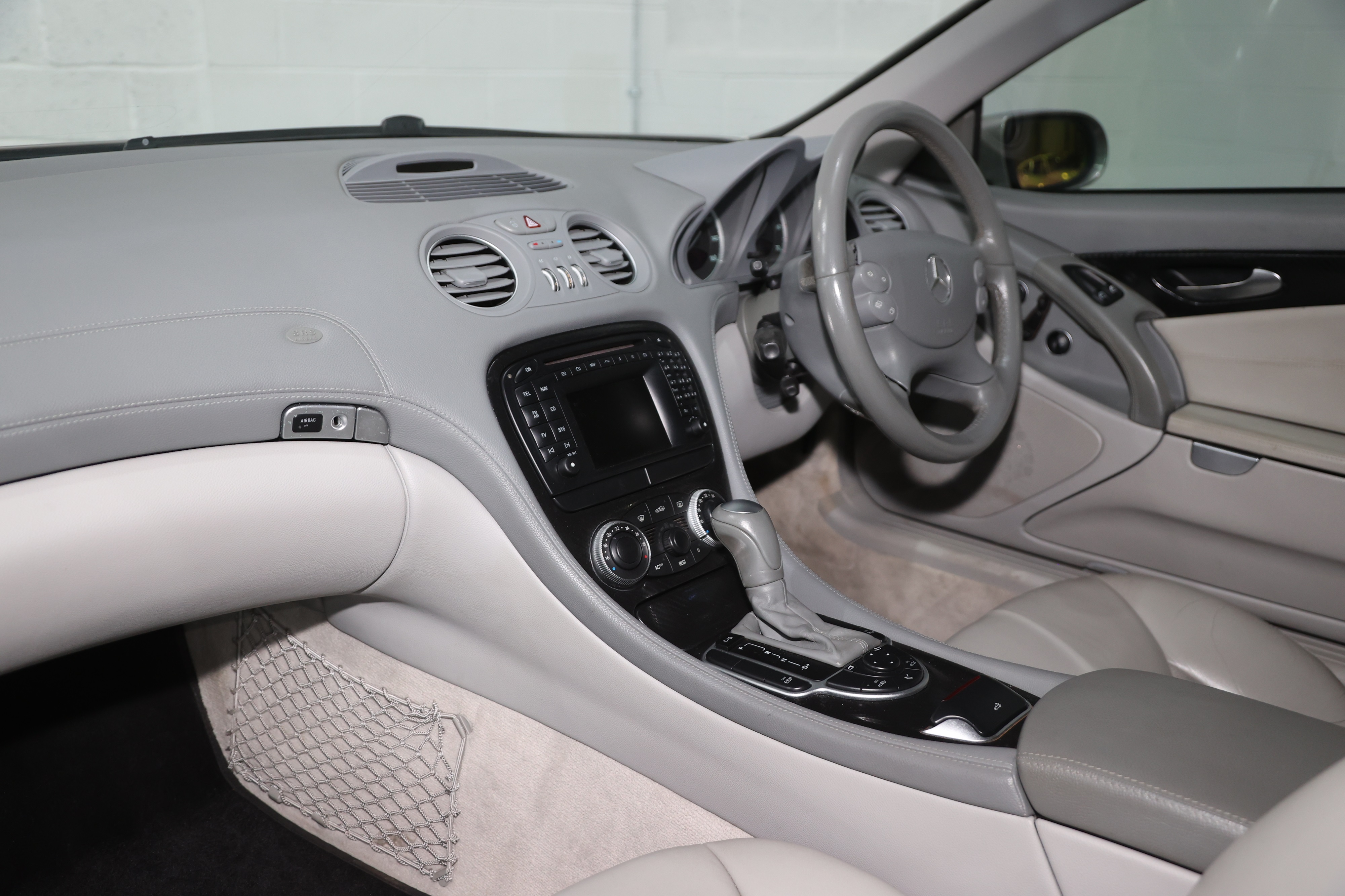 Lot 293 - 2003 Mercedes-Benz SL 350