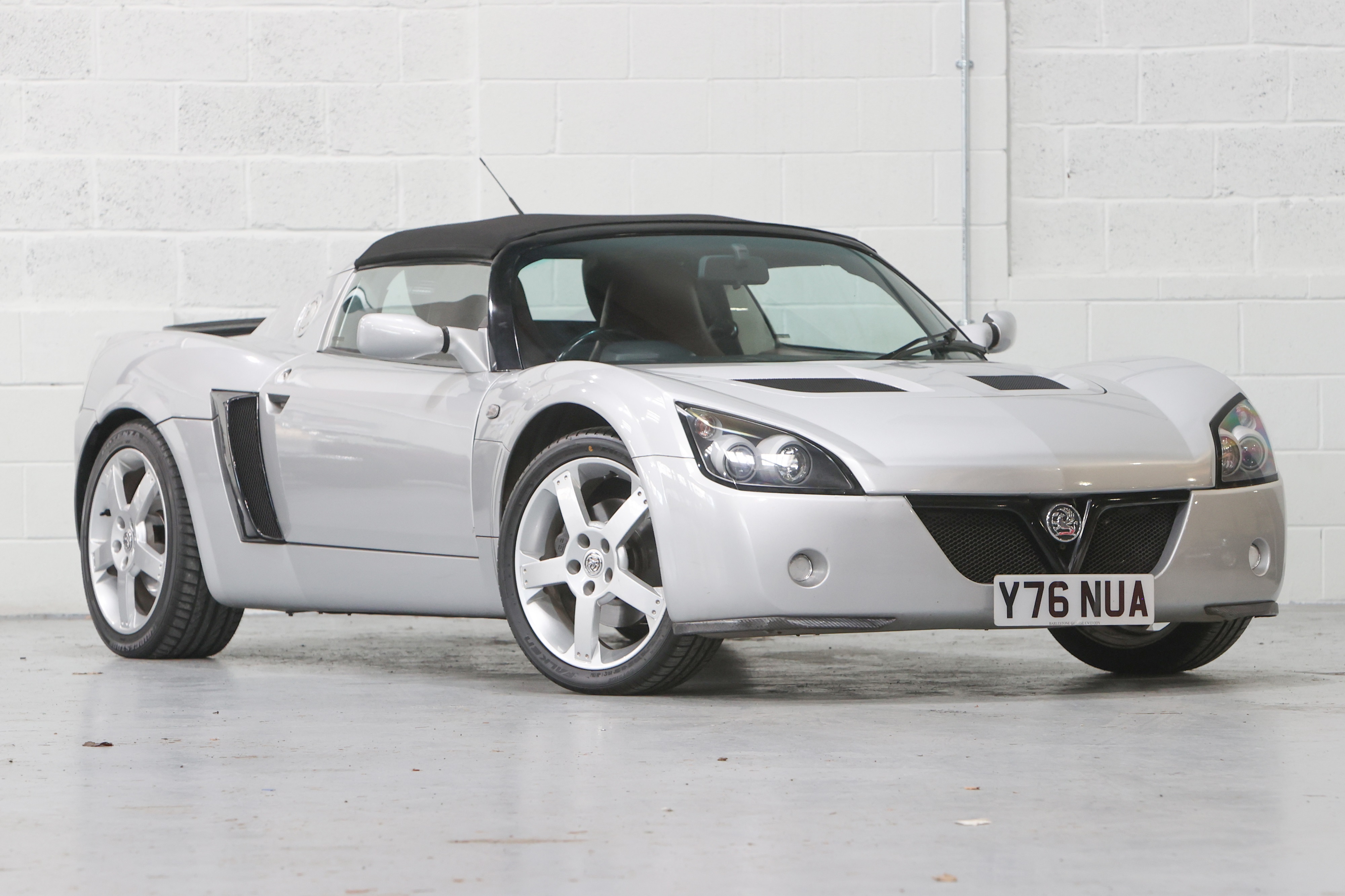 Lot 232 - 2001 Vauxhall VX220