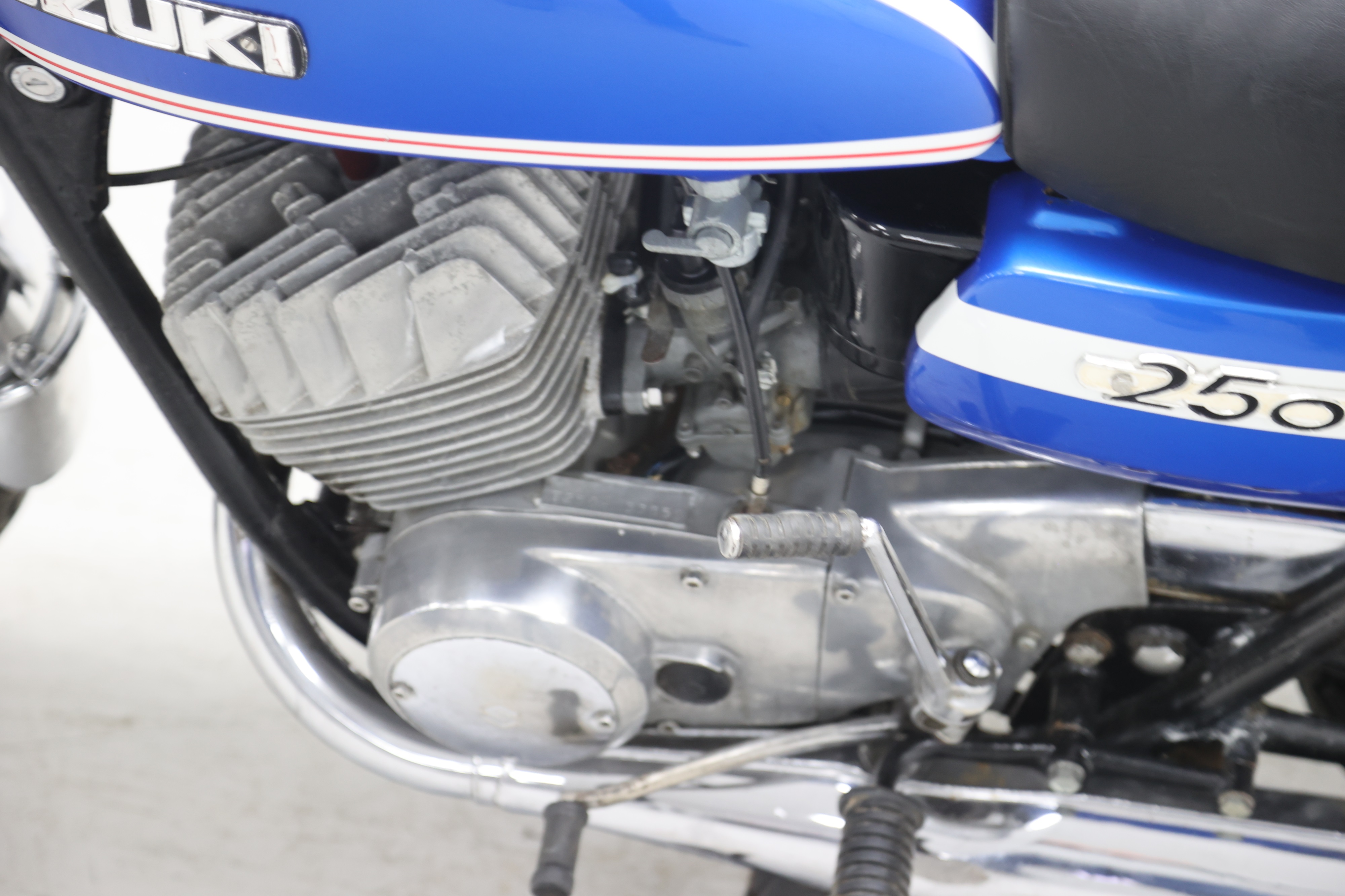 Lot 81 - 1971 Suzuki T250
