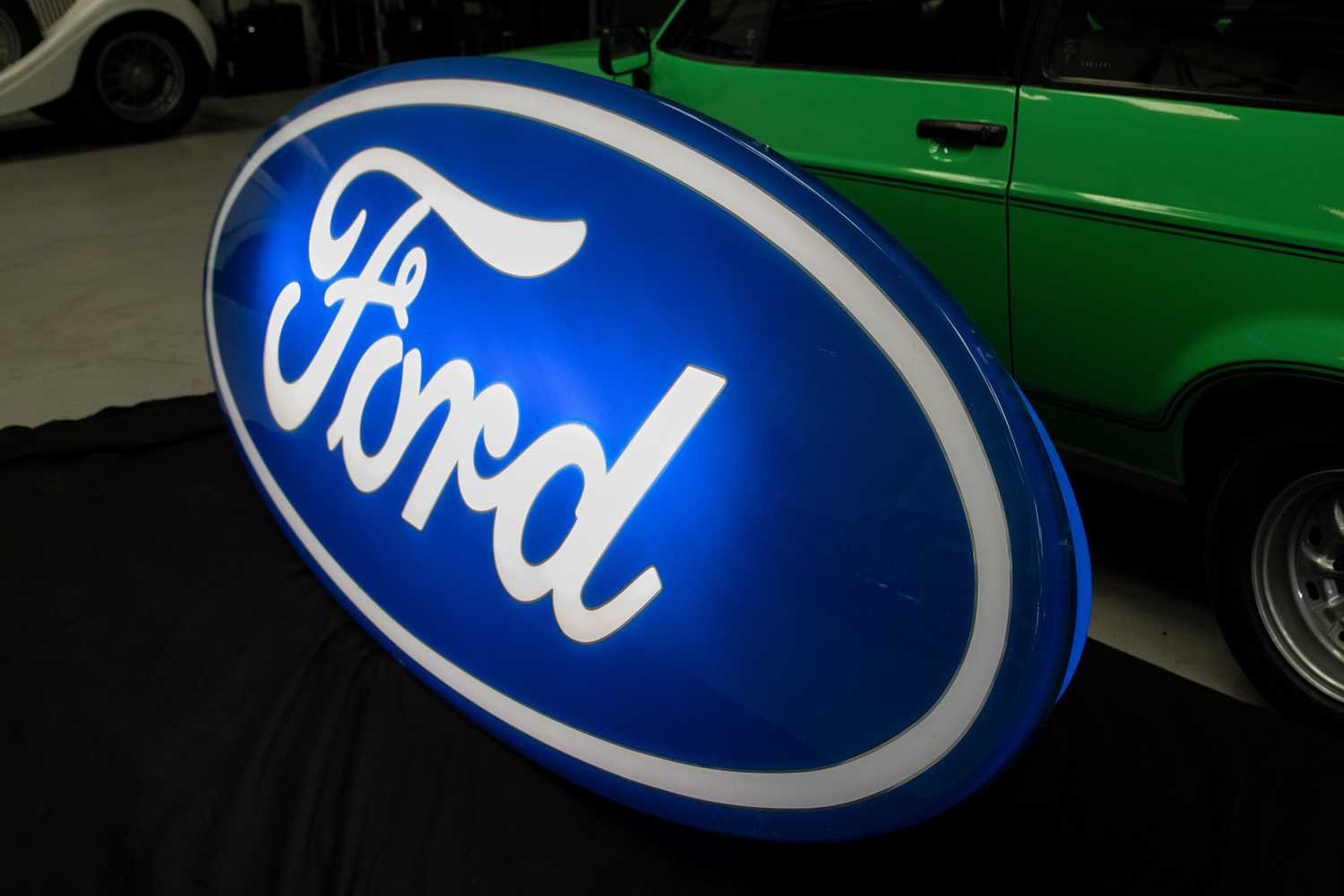 Lot 54 - Large Ford Illuminated Showroom Sign