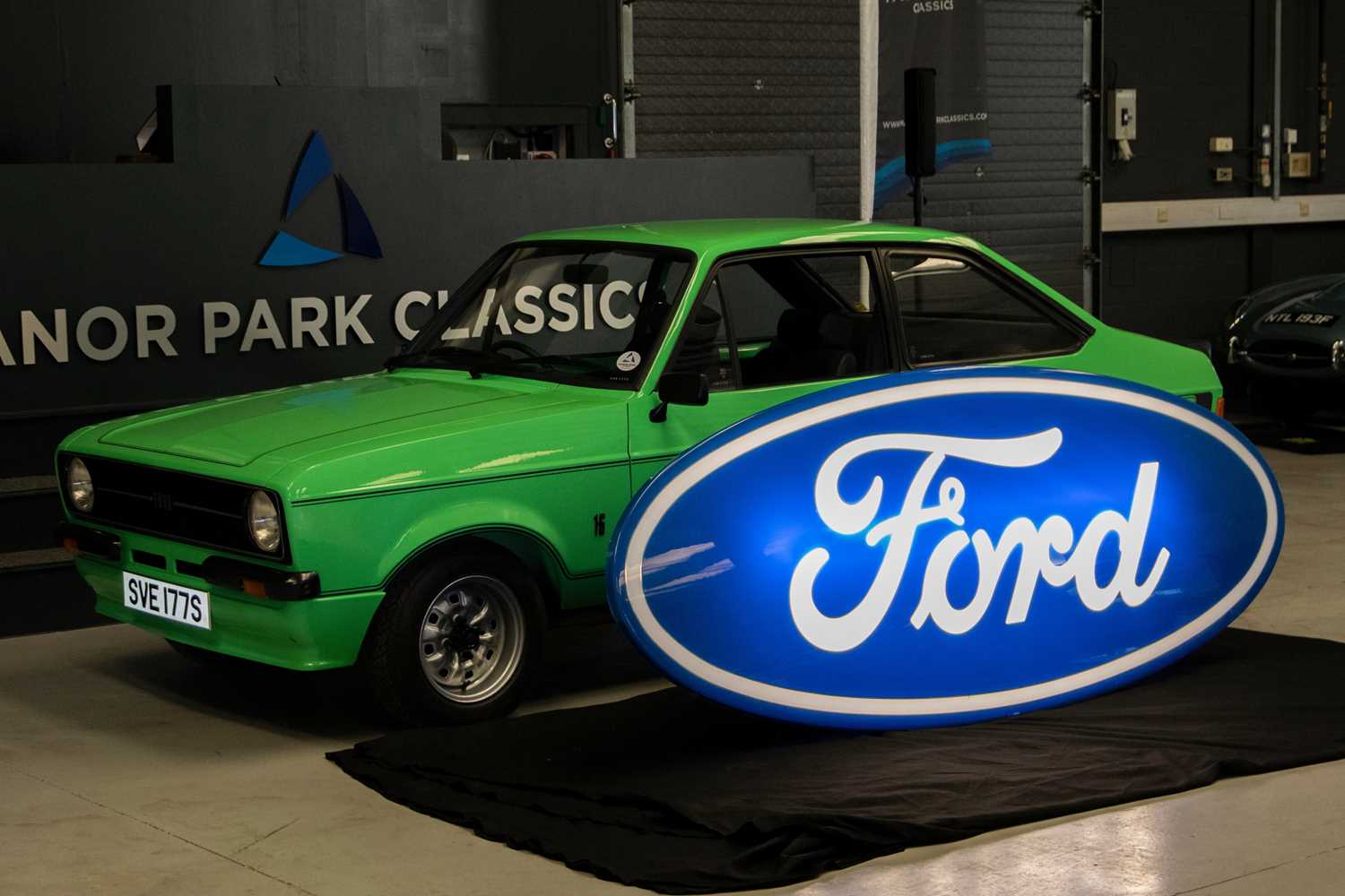 Lot 54 - Large Ford Illuminated Showroom Sign