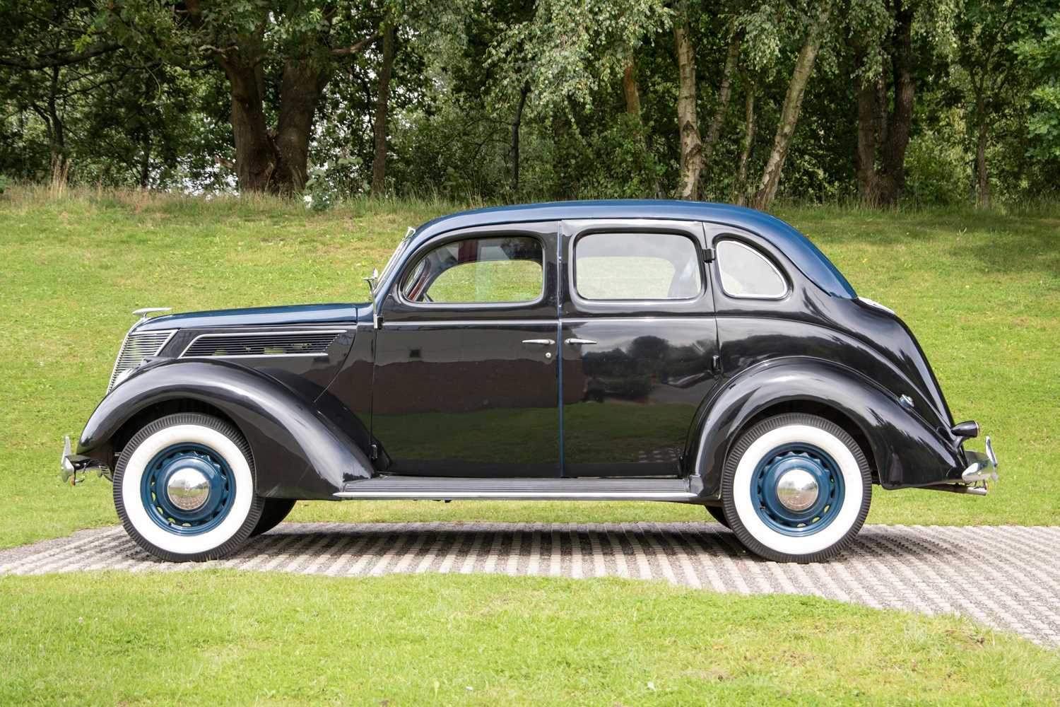 Lot 22 - 1937 Ford Model 78 Fordor DeLuxe V8