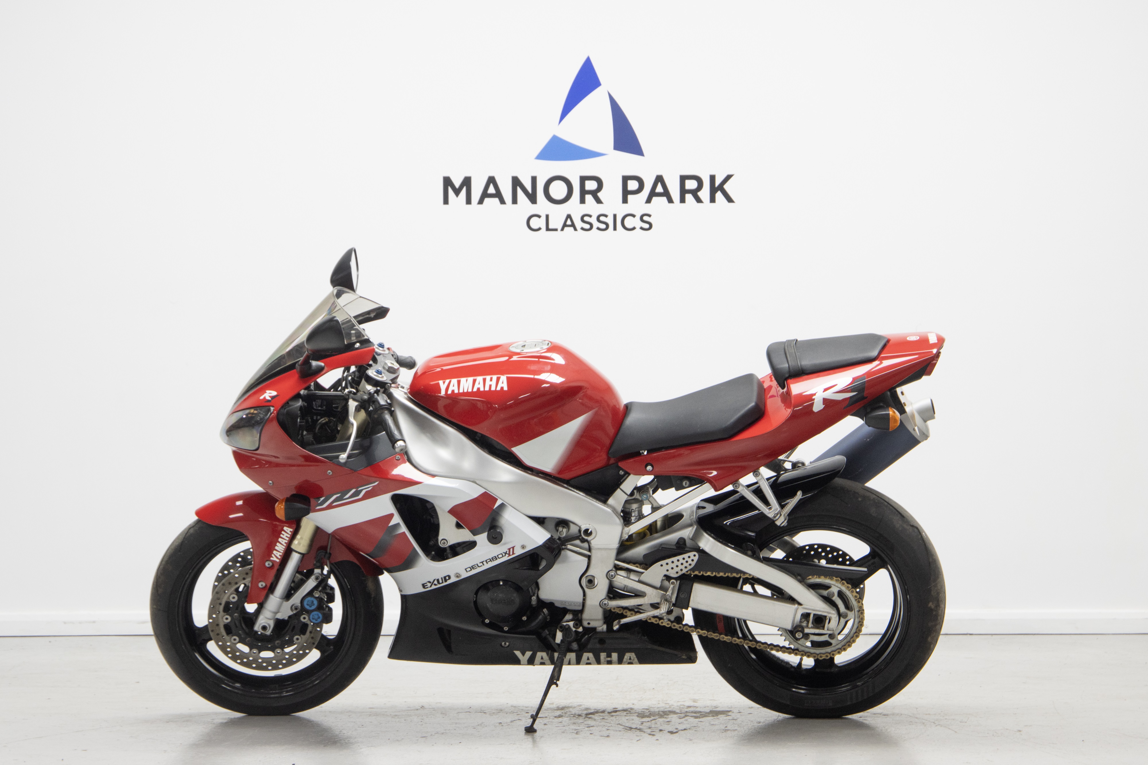 Lot 114 - 2000 Yamaha YZF-R1 5JJ