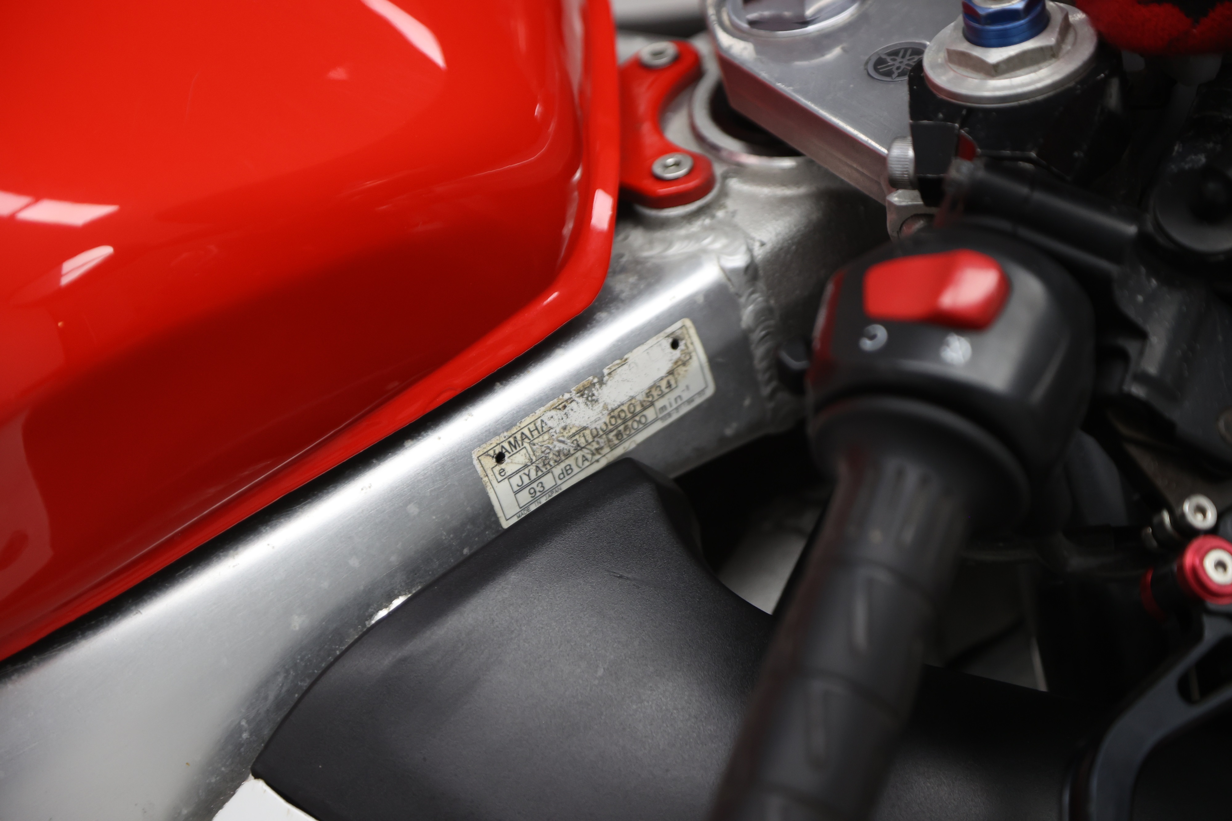 Lot 107 - 1999 Yamaha YZF-R6