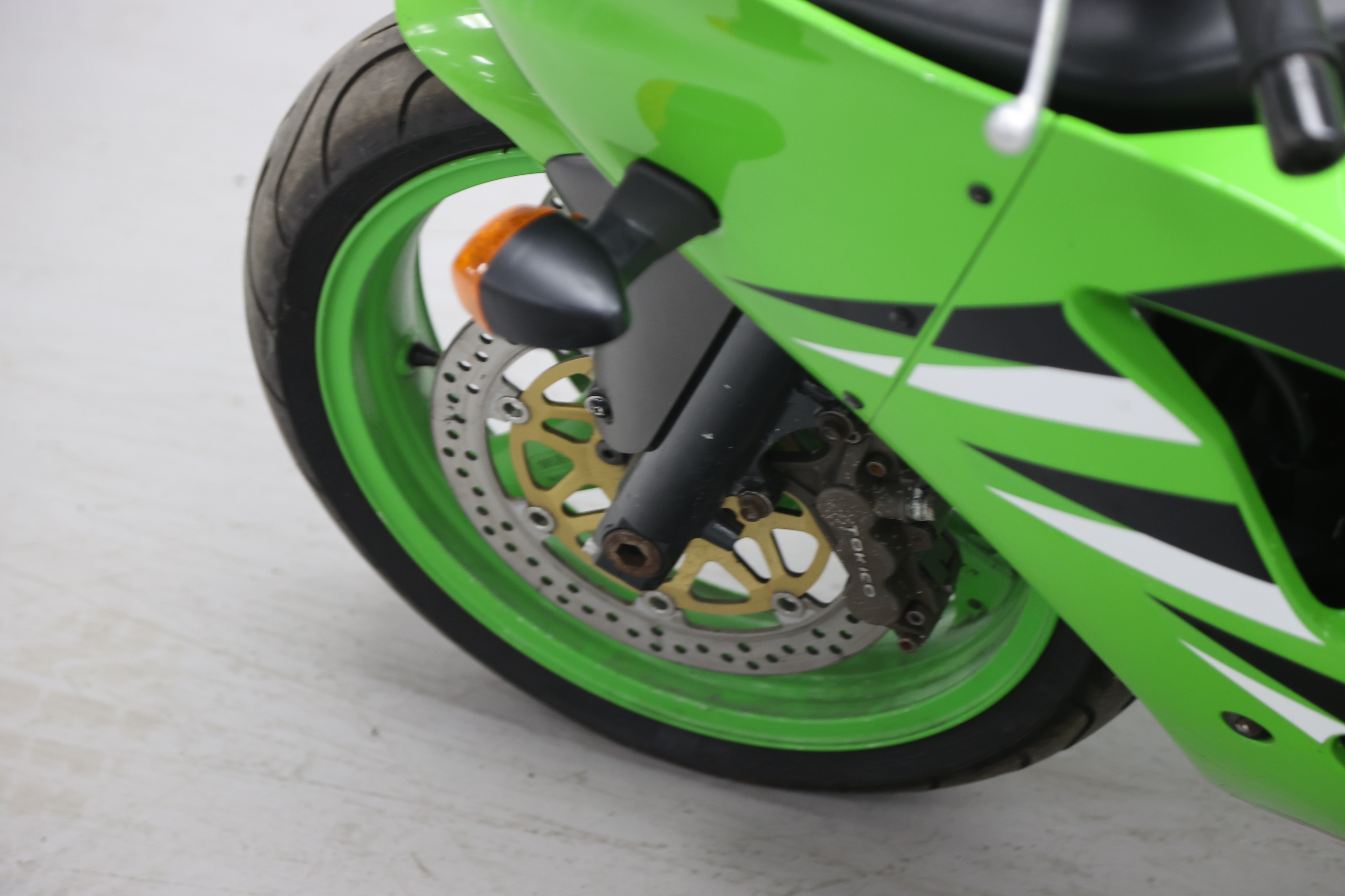 Lot 105 - 2001 Kawasaki ZX-6R Ninja
