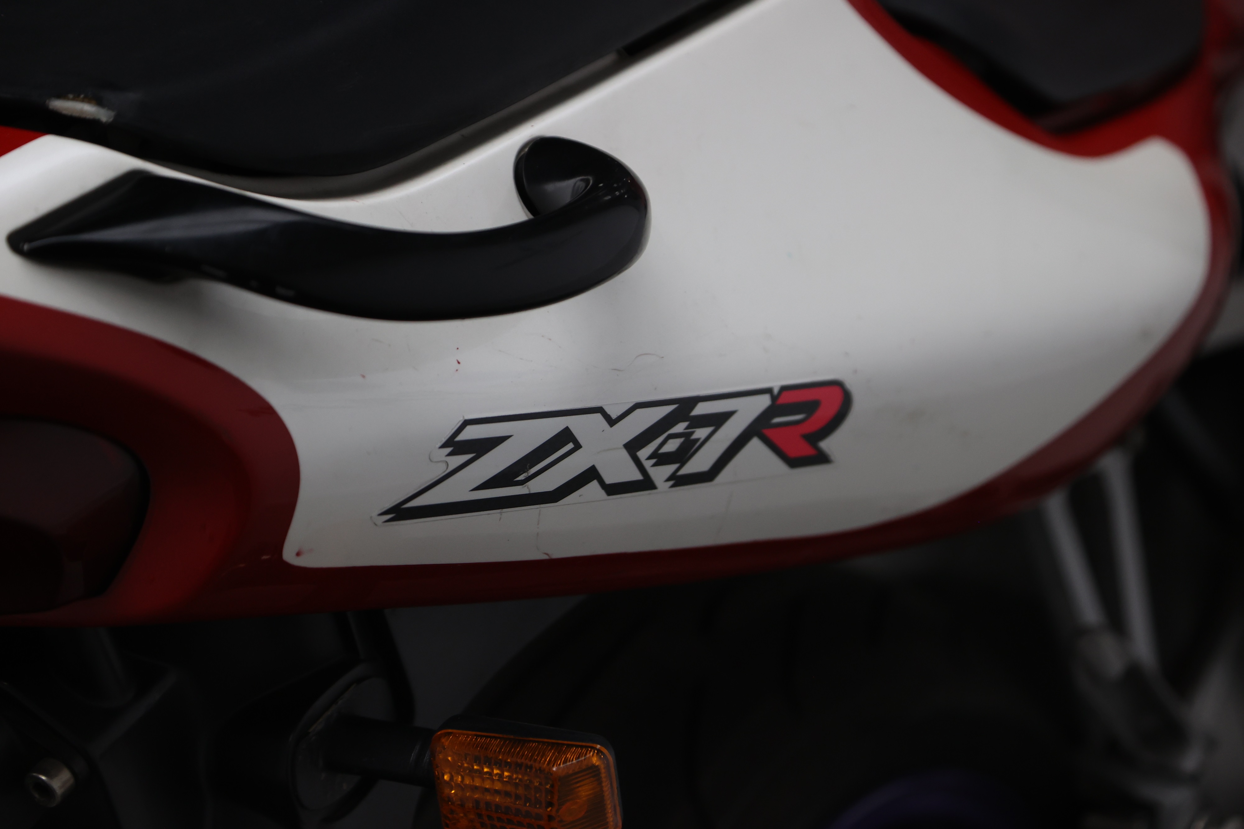 Lot 97 - 1996 Kawasaki ZX-7R Ninja