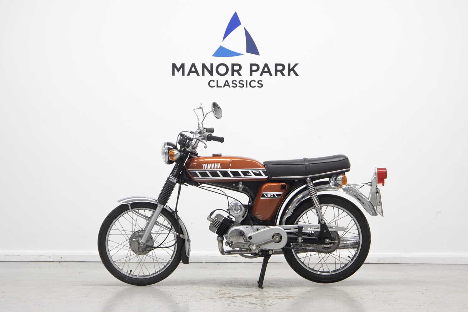 Lot 32 - 1975 Yamaha FS1-E