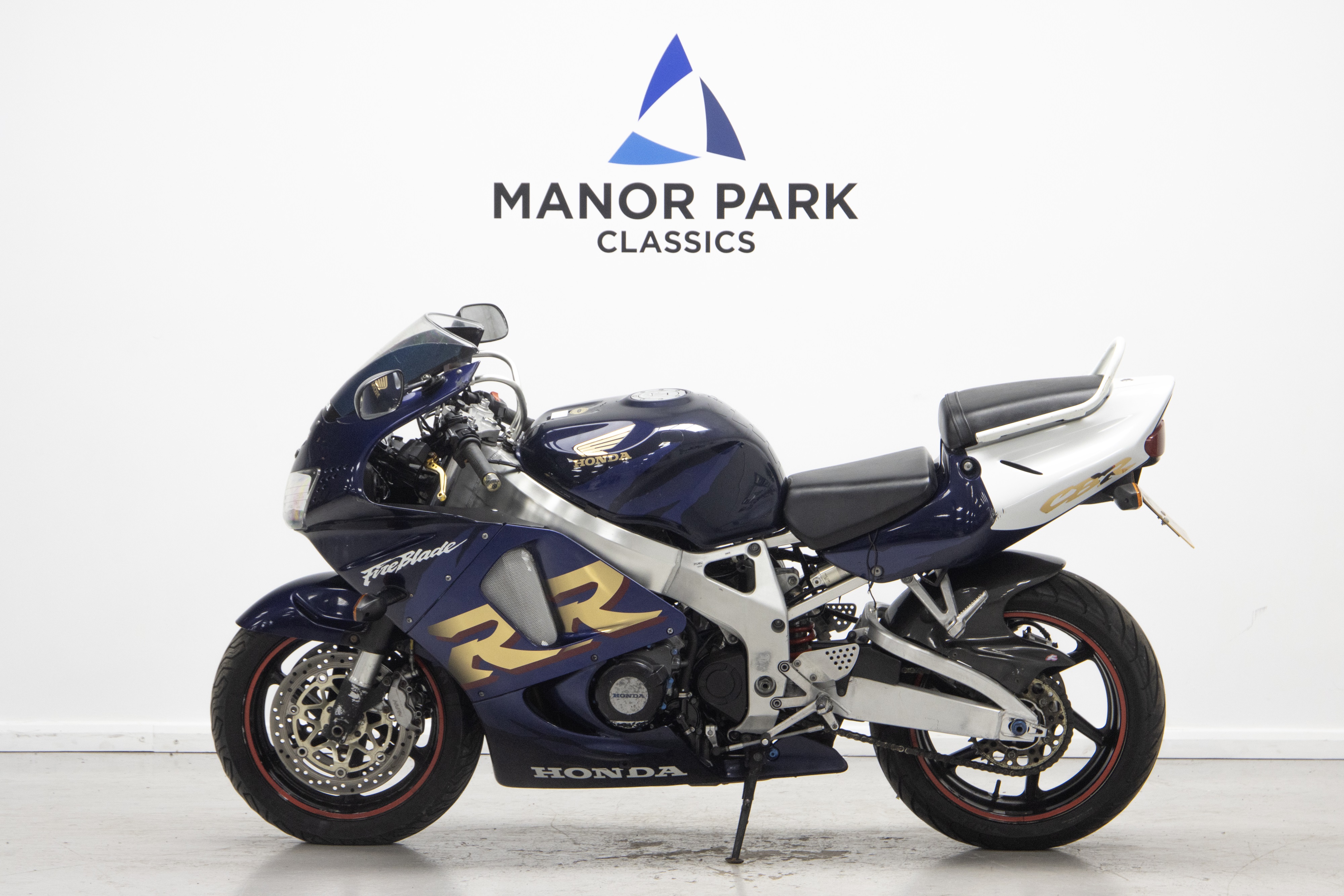 Lot 52 - 2000 Honda CBR900RR Fireblade