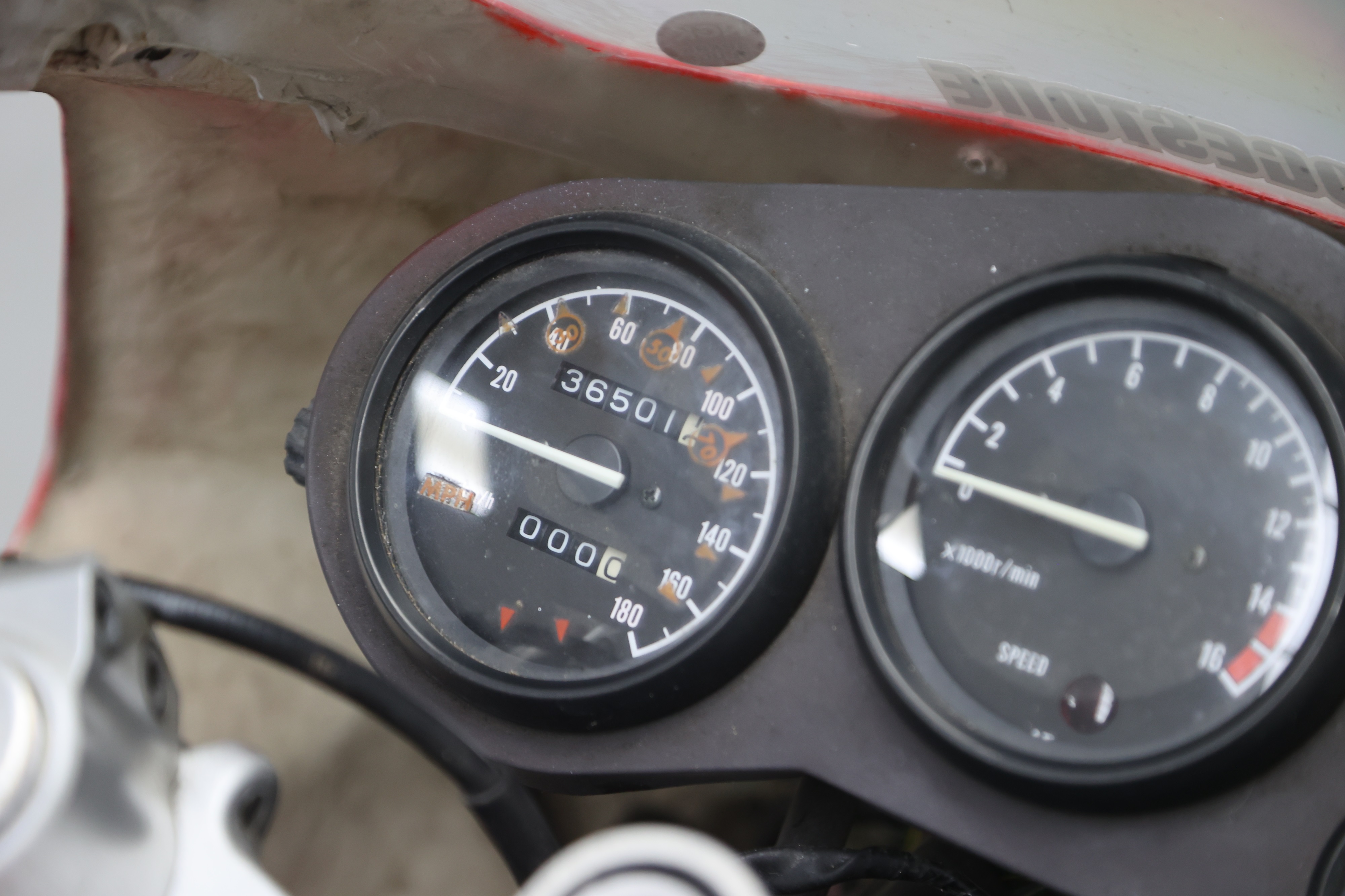 Lot 93 - 1986 Yamaha FZR400 Genesis