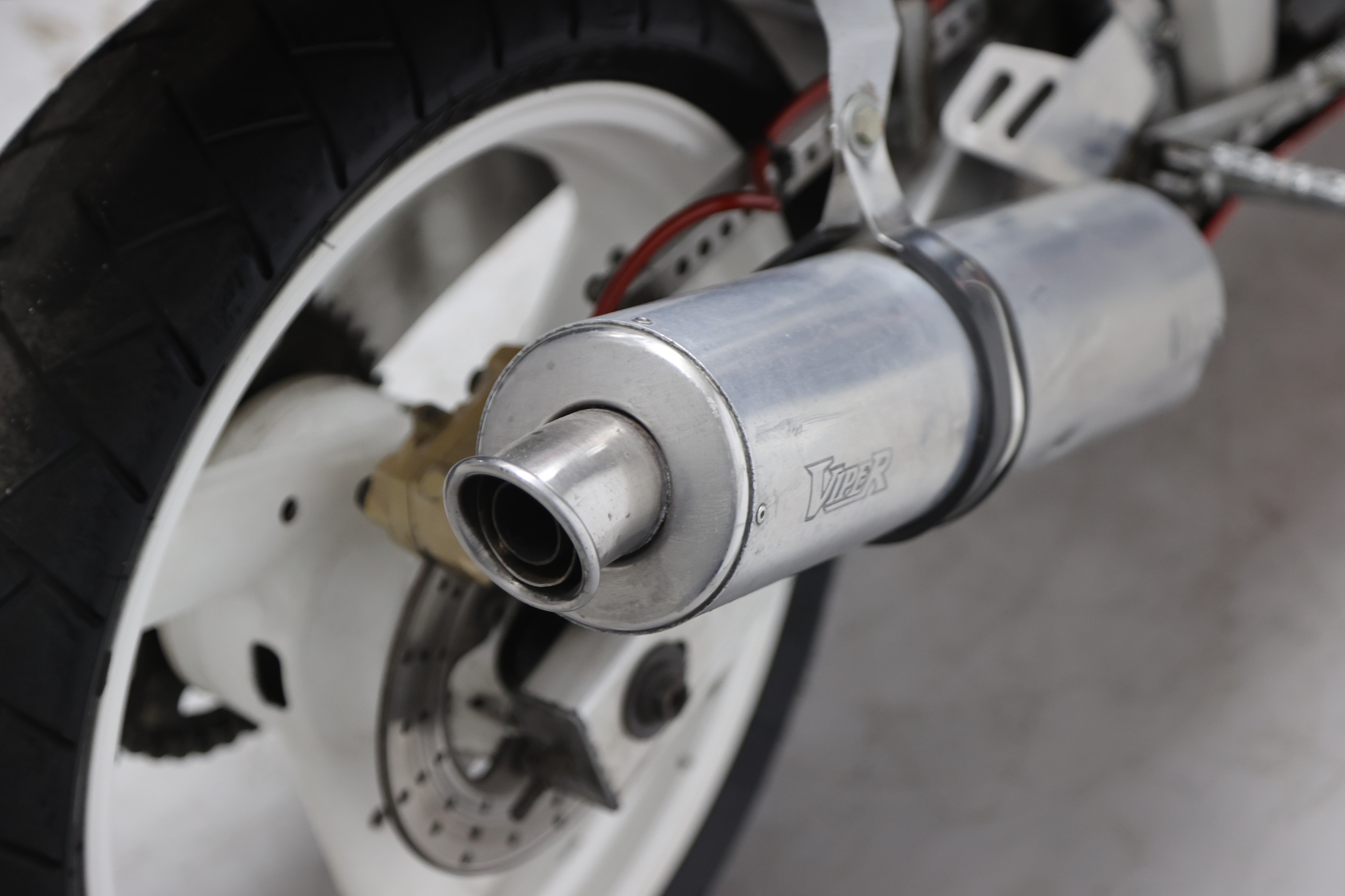 Lot 93 - 1986 Yamaha FZR400 Genesis