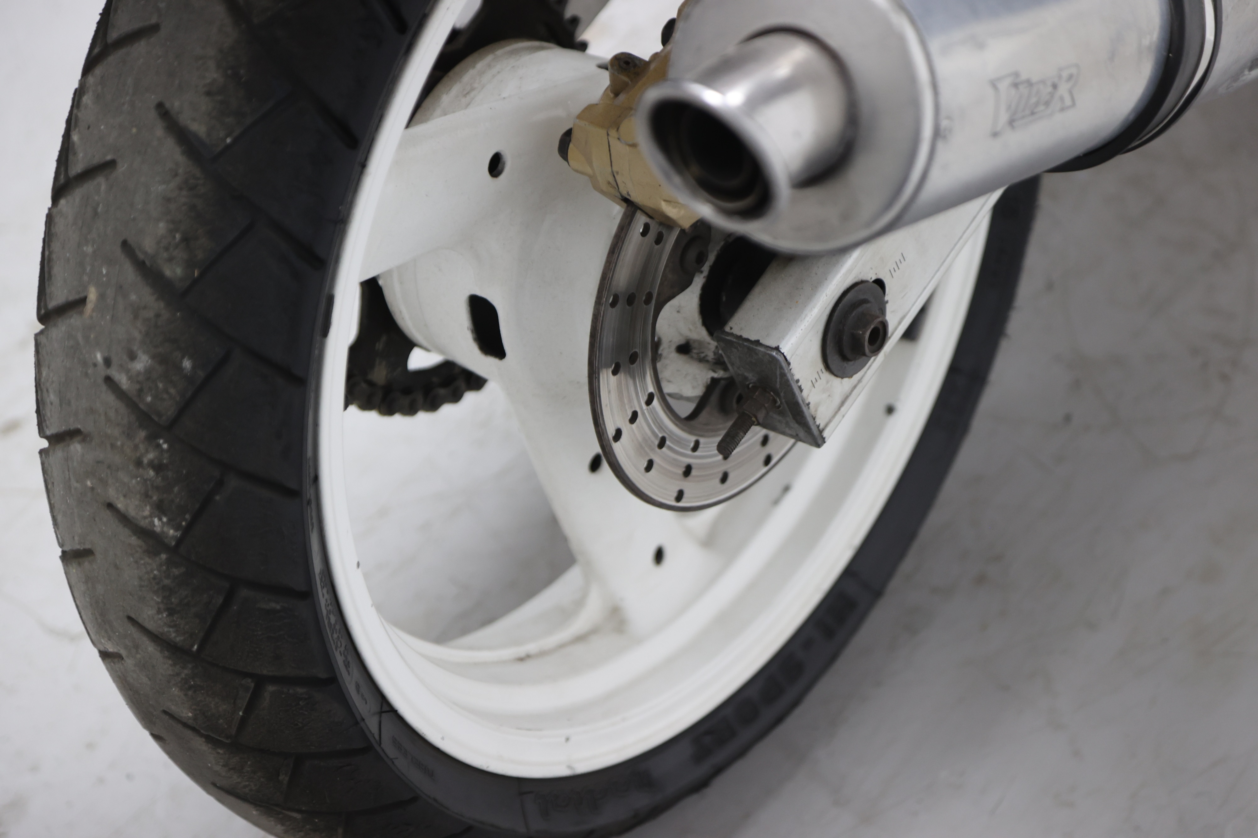 Lot 93 - 1986 Yamaha FZR400 Genesis