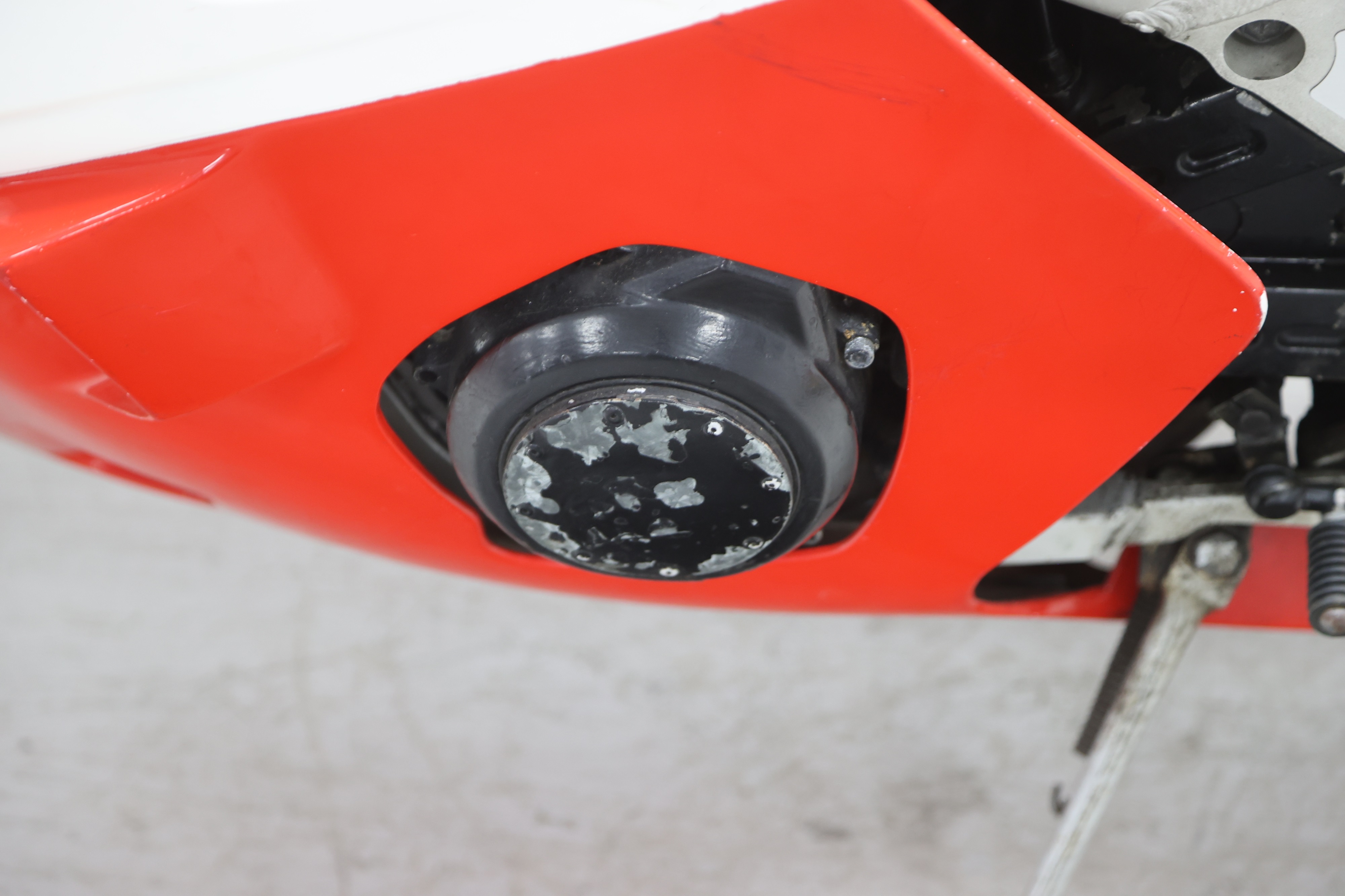 Lot 93 - 1986 Yamaha FZR400 Genesis