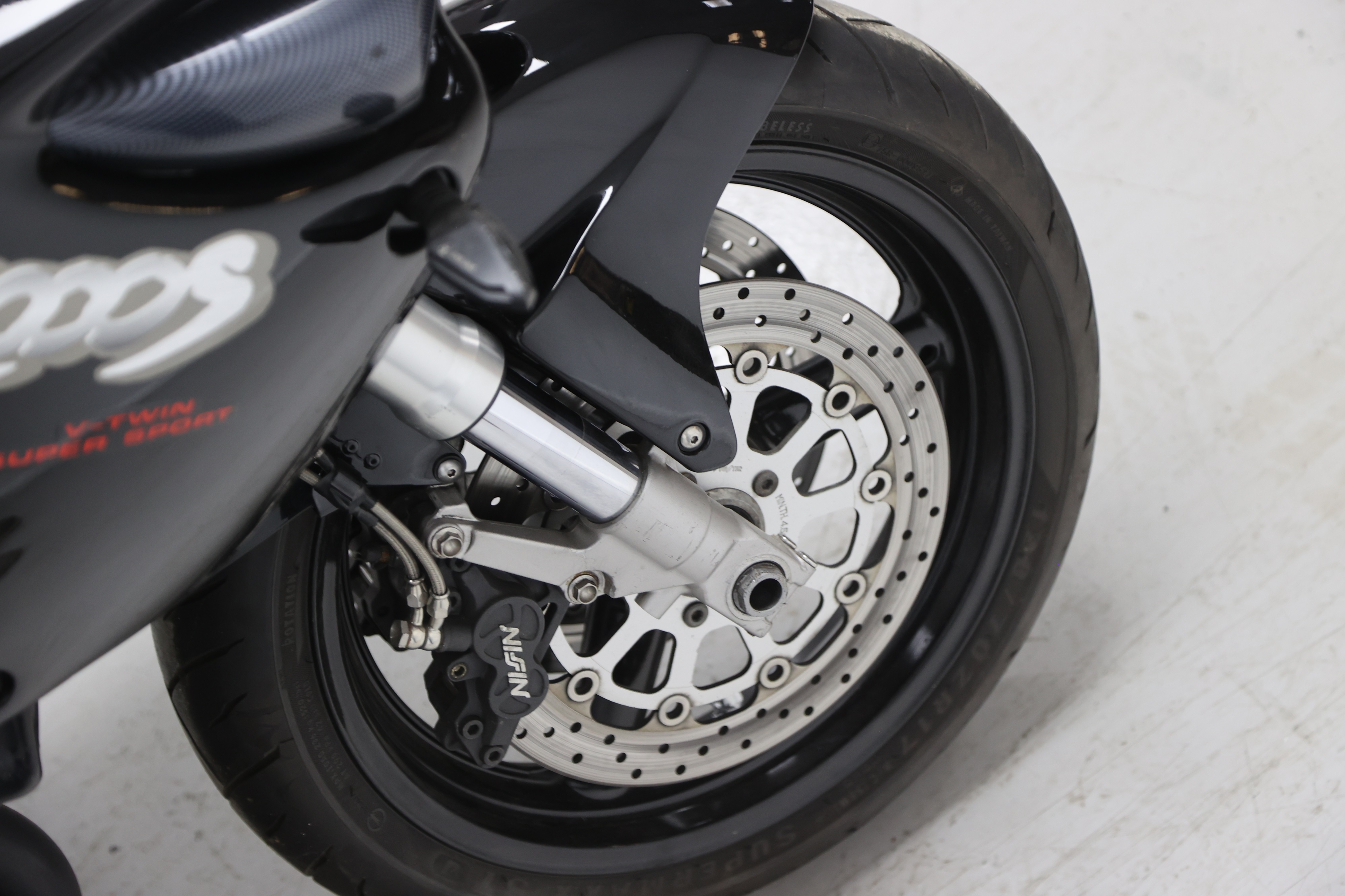 Lot 116 - 1997 Suzuki TL1000S