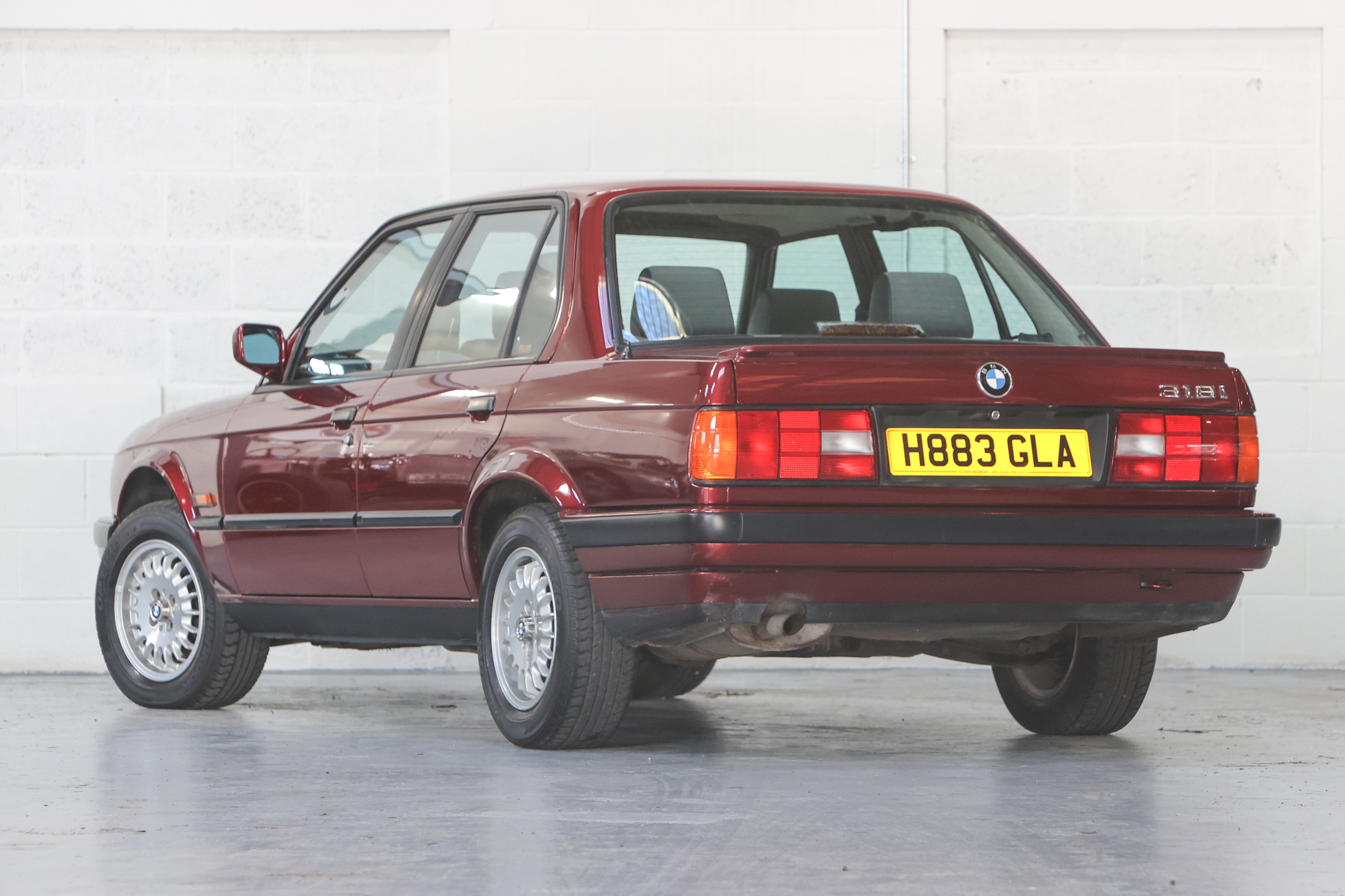 Lot 244 - 1990 BMW 318i SE Lux