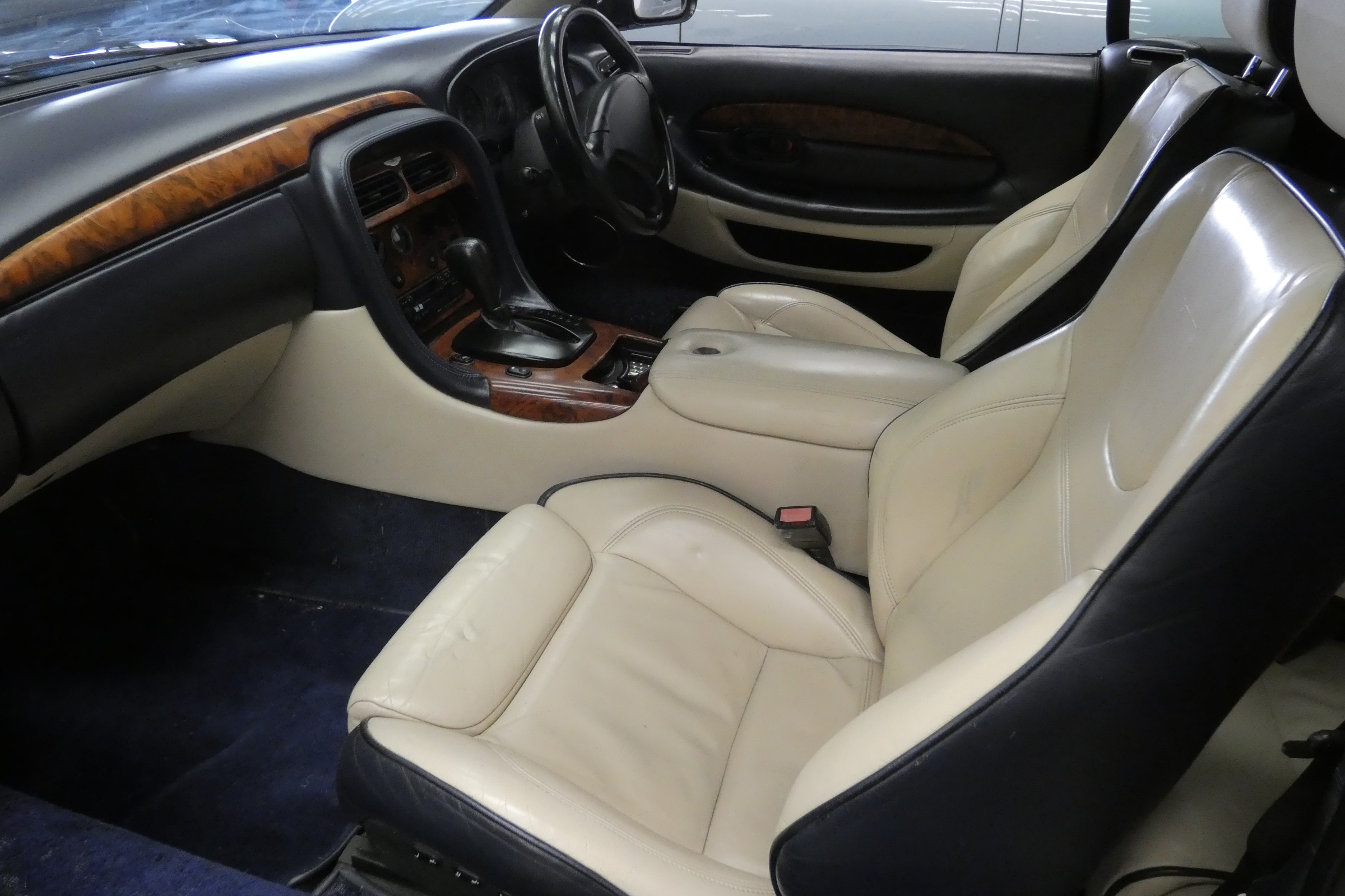 Lot 121 - 2002 Aston Martin DB7 Vantage