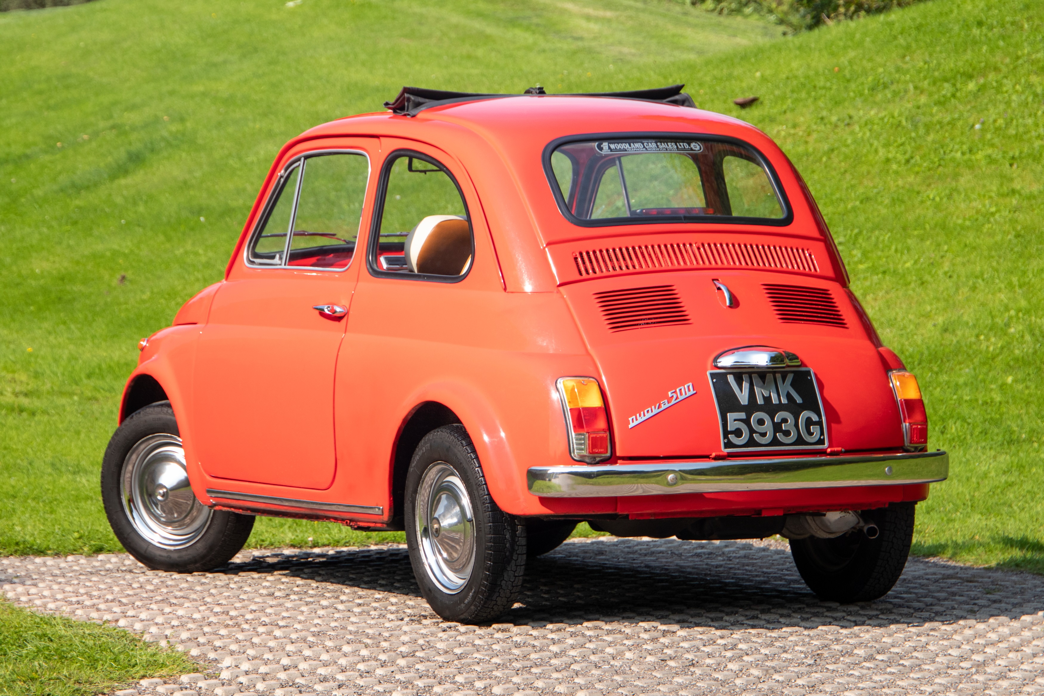 Lot 4 - 1968 Fiat 500 F