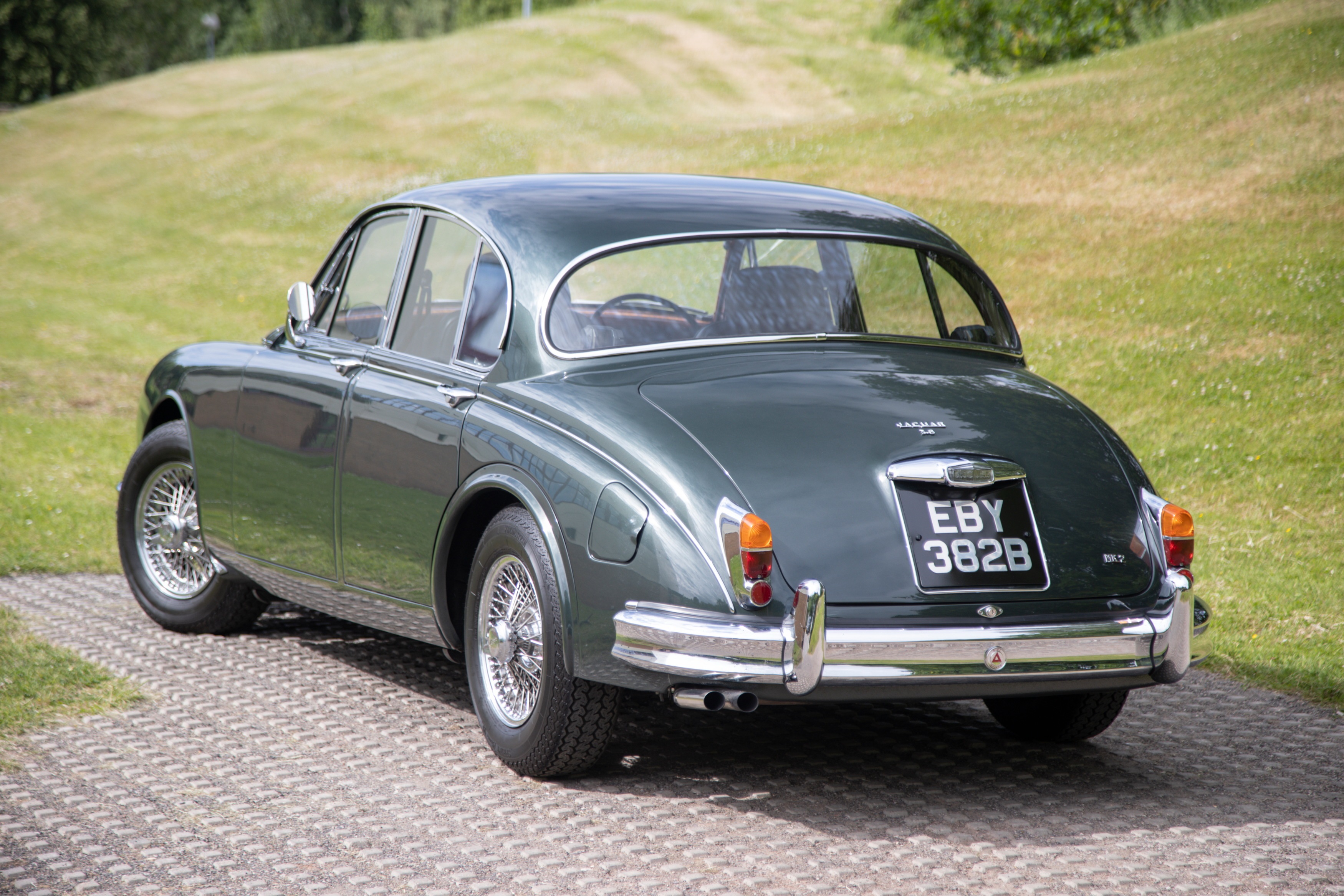 Lot 35 - 1964 Jaguar MK II 3.8 Litre