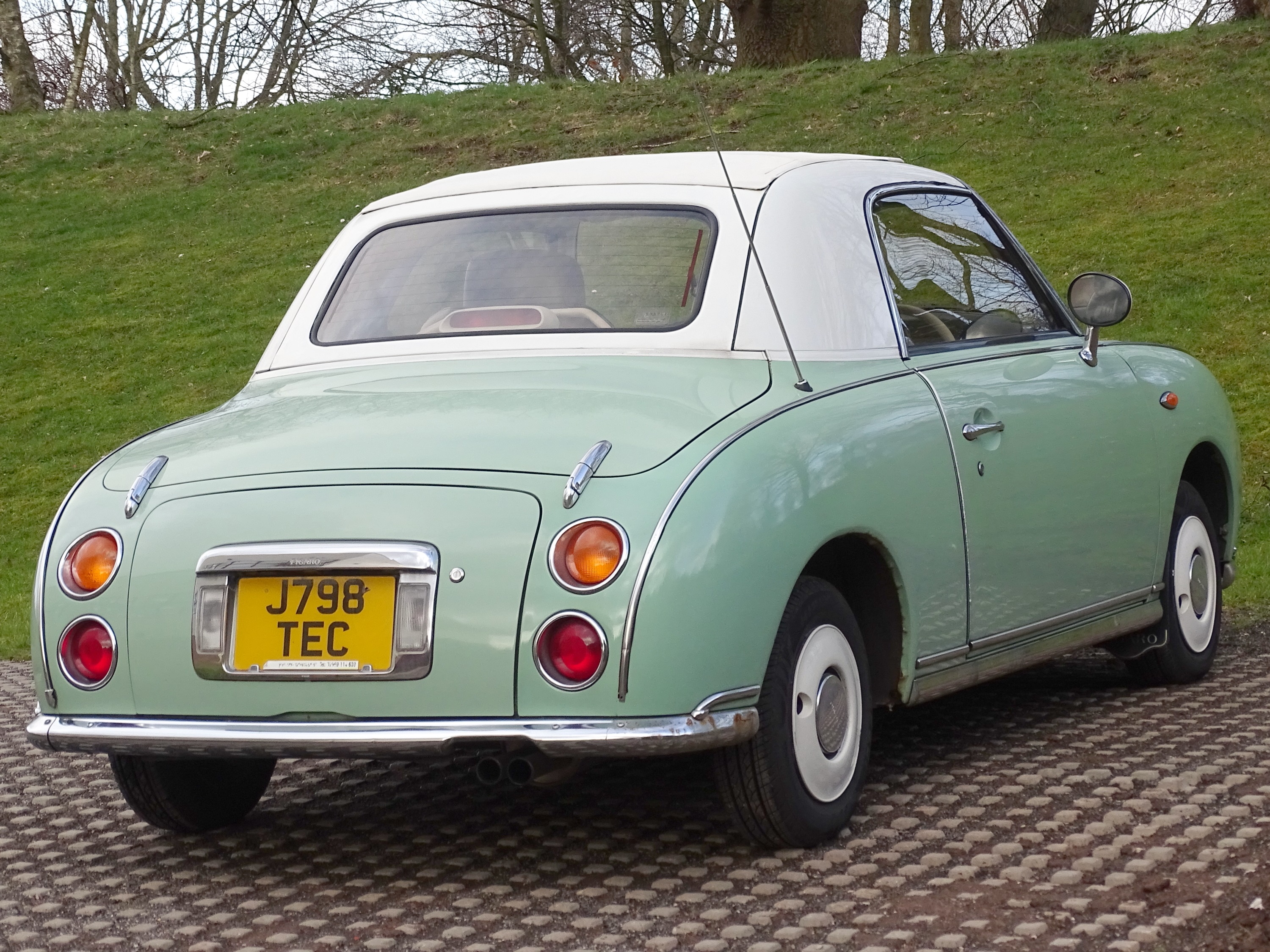 Lot 88 - 1991 Nissan Figaro