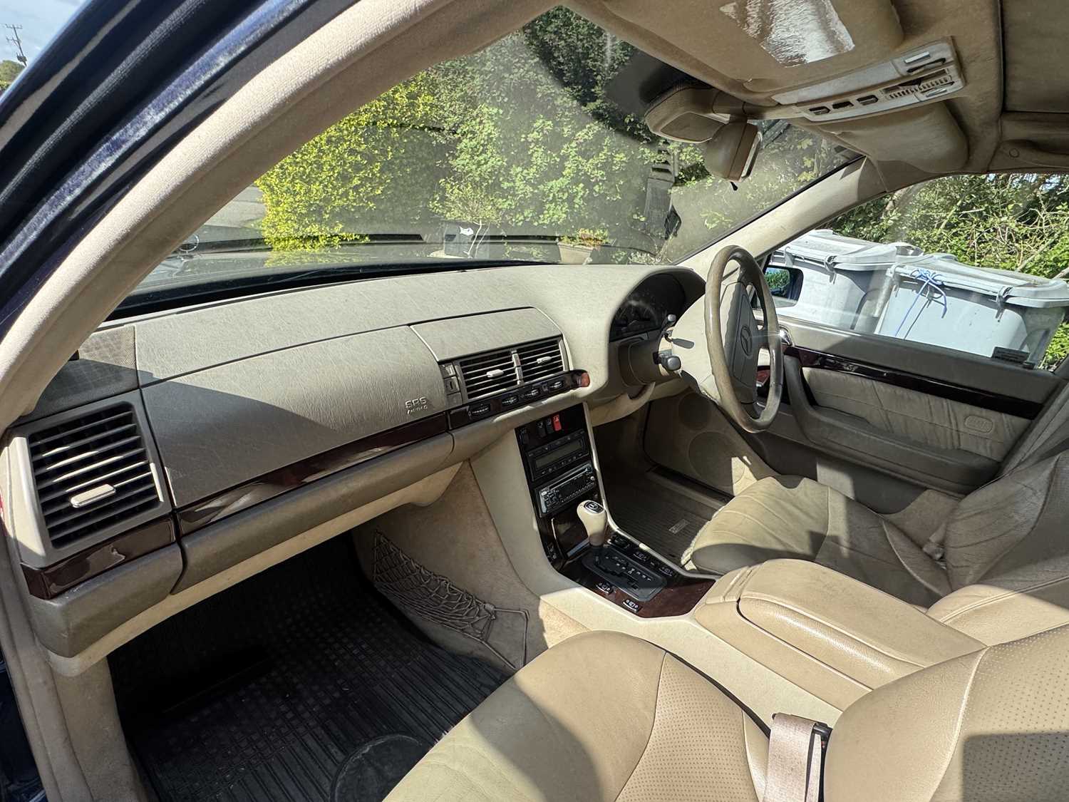 Lot 11 - 1998 Mercedes S320