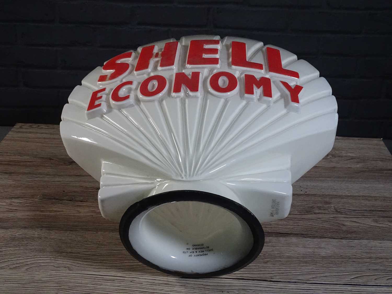 Lot 44 - Shell Economy original 1960's glass globe