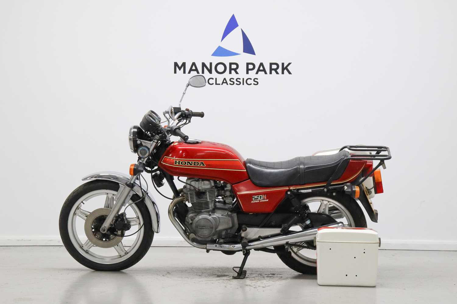 Lot 45 - 1980 Honda CB250N Super Dream