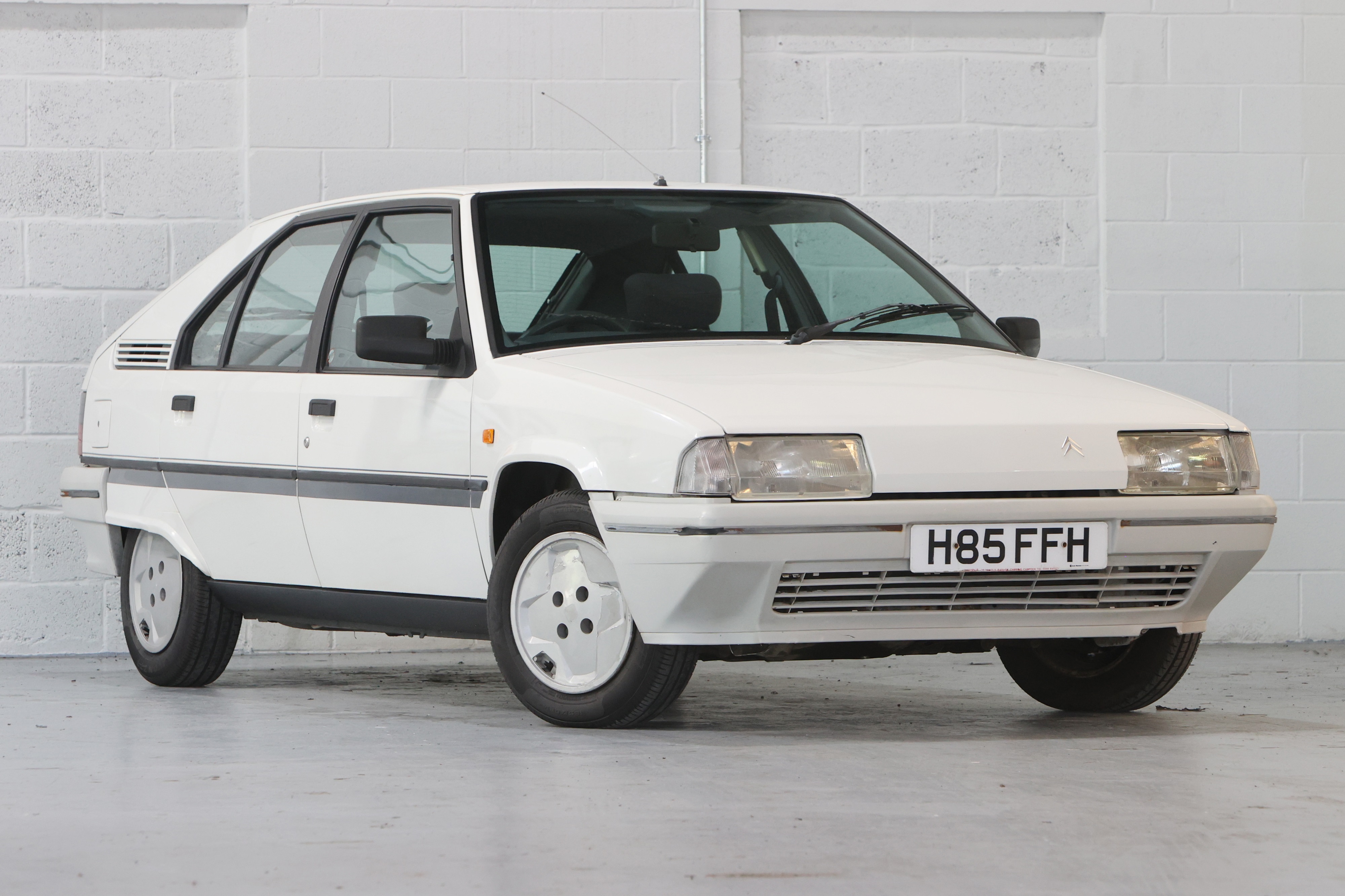 Lot 235 - 1990 Citroen BX 16 TGS