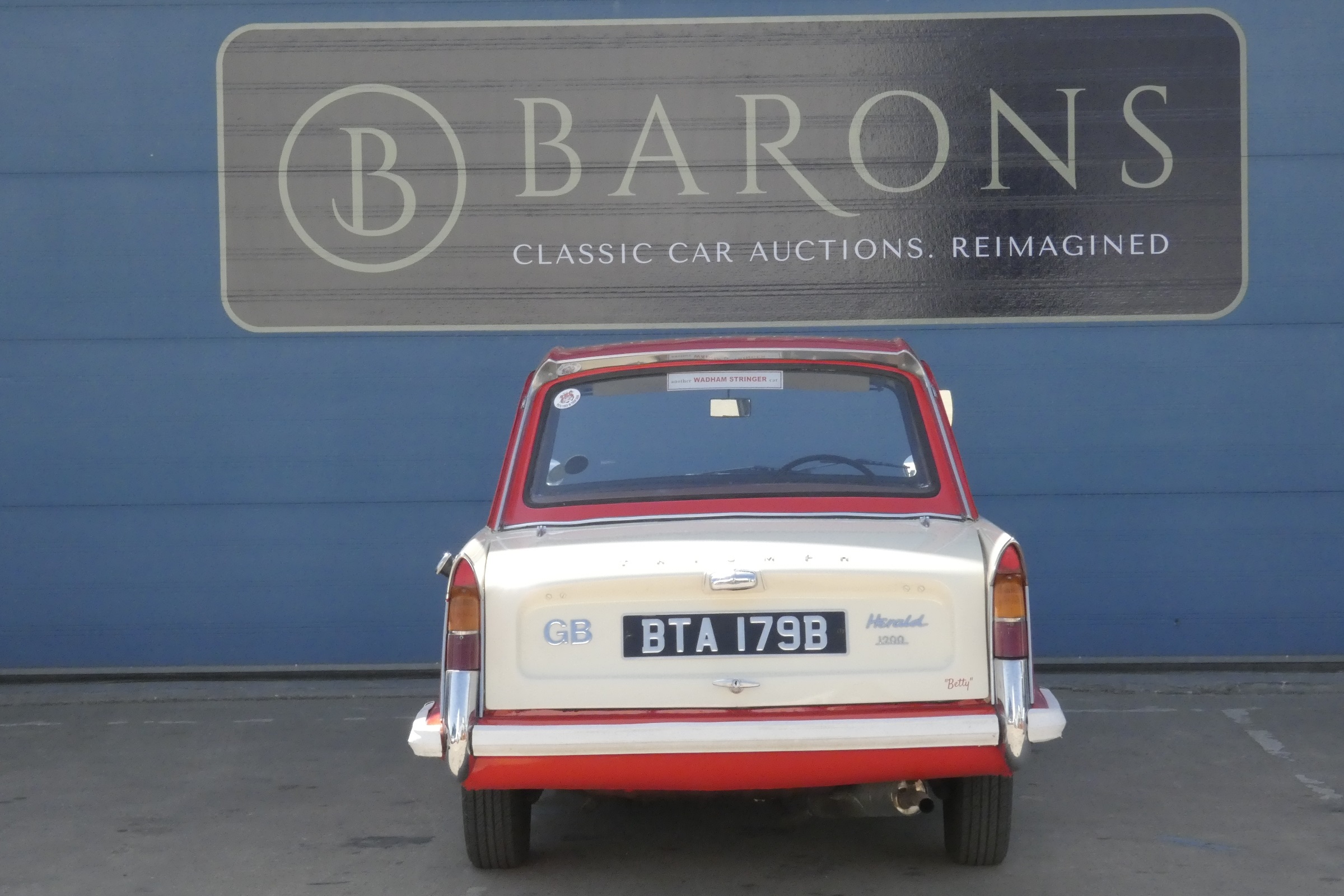 Lot 104 - 1964 Triumph Herald 1200