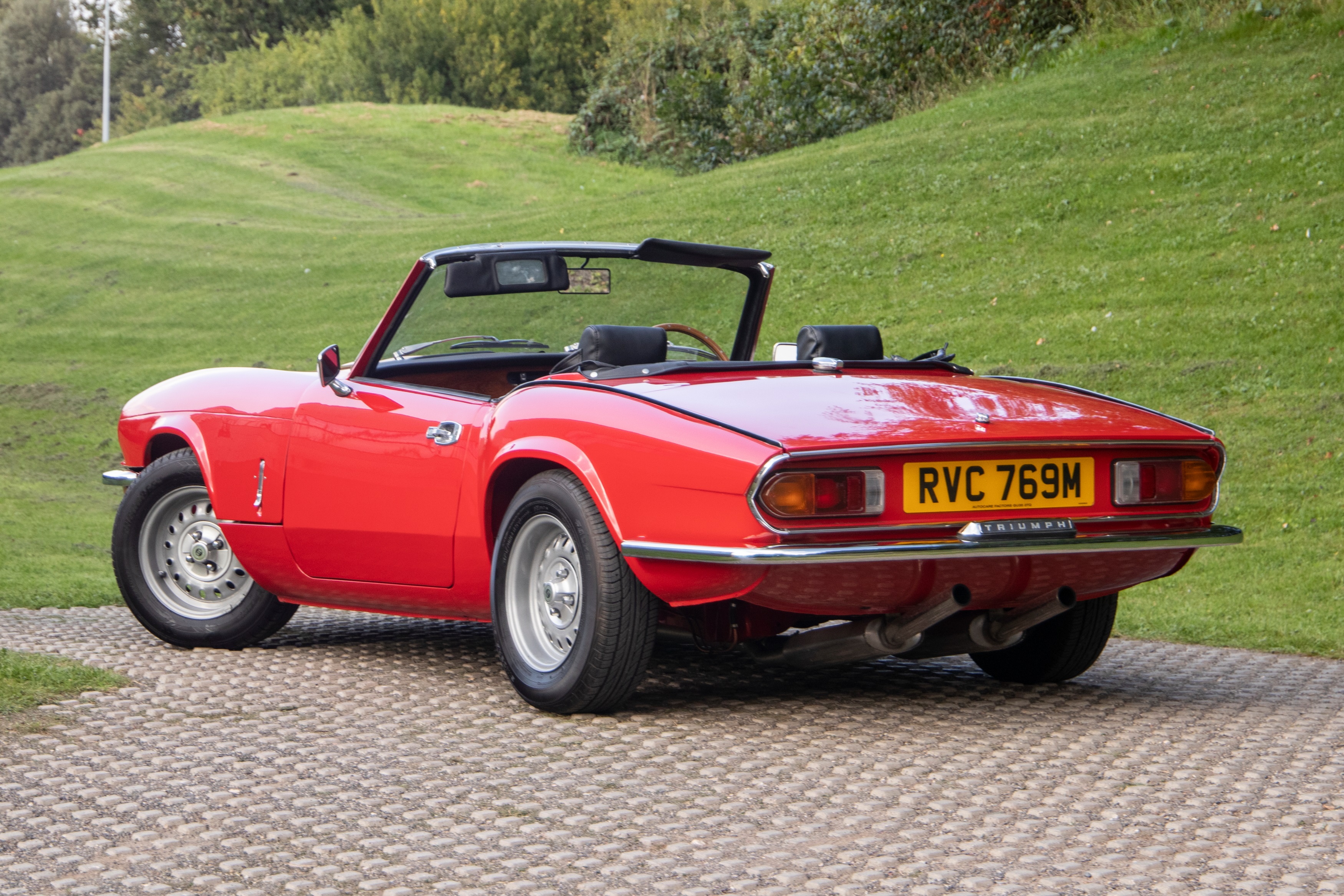Lot 68 - 1974 Triumph Spitfire 2000cc GT6 Evocation