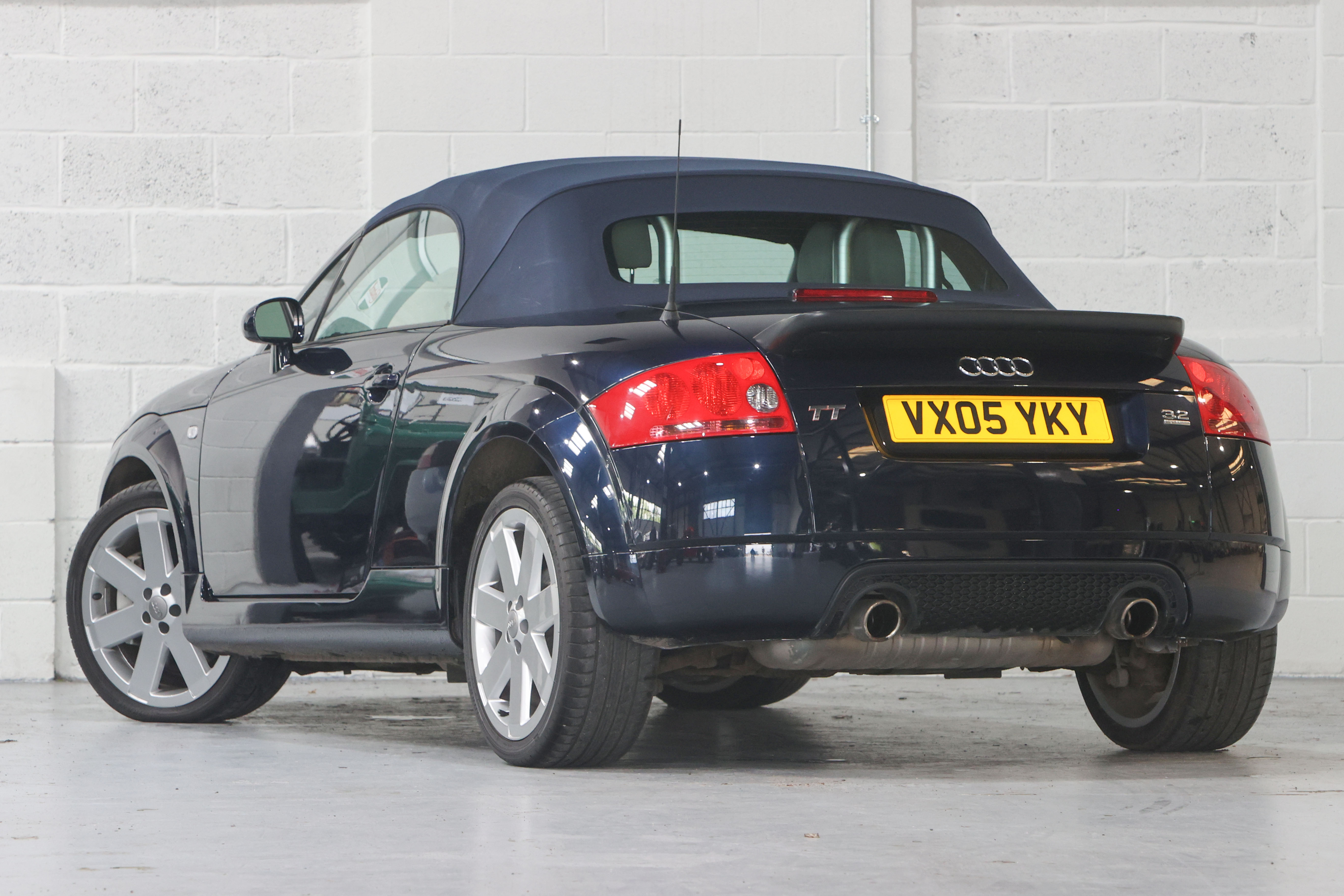 Lot 287 - 2005 Audi TT 3.2 Quattro Roadster