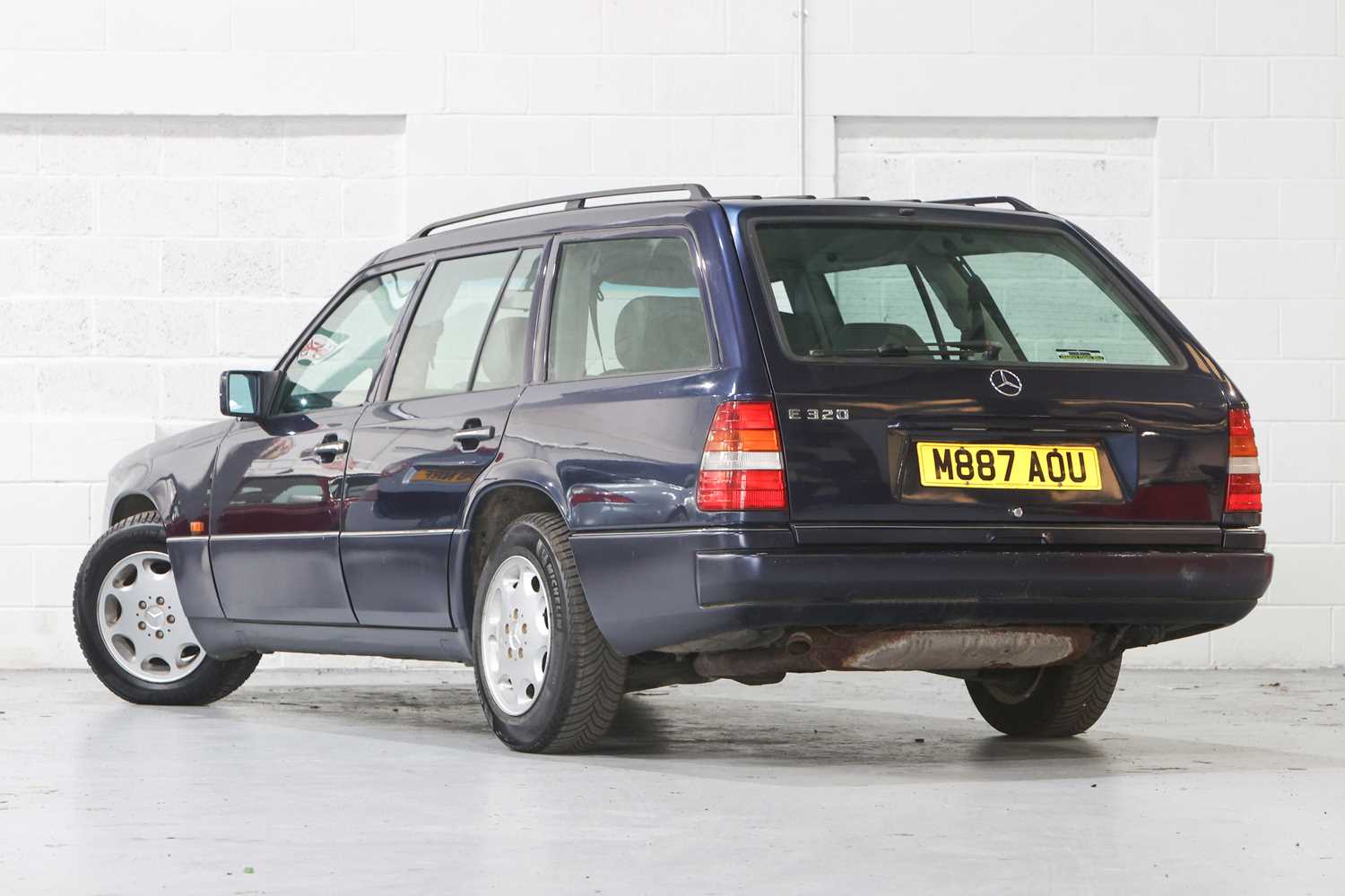 Lot 255 - 1994 Mercedes-Benz E 320 Estate 7-Seater